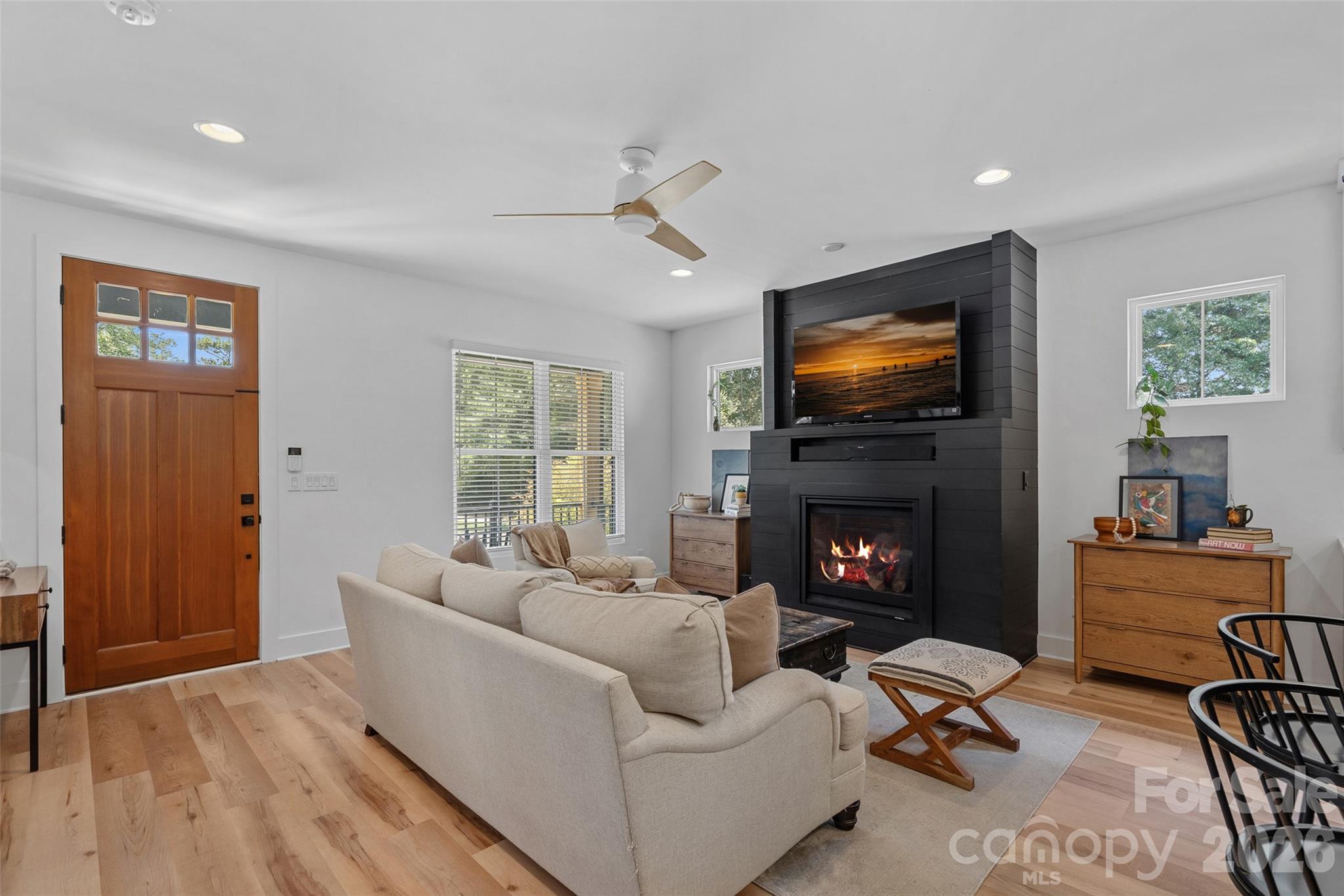 Photo 3 of 1642 Longfellow Street, Charlotte, NC