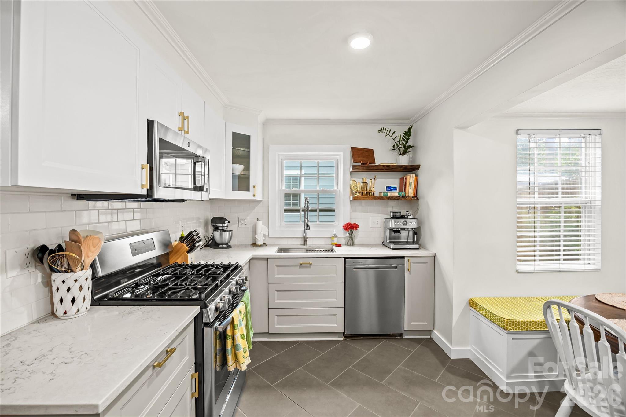 Photo 14 of 3225 Commonwealth Avenue, Charlotte, NC