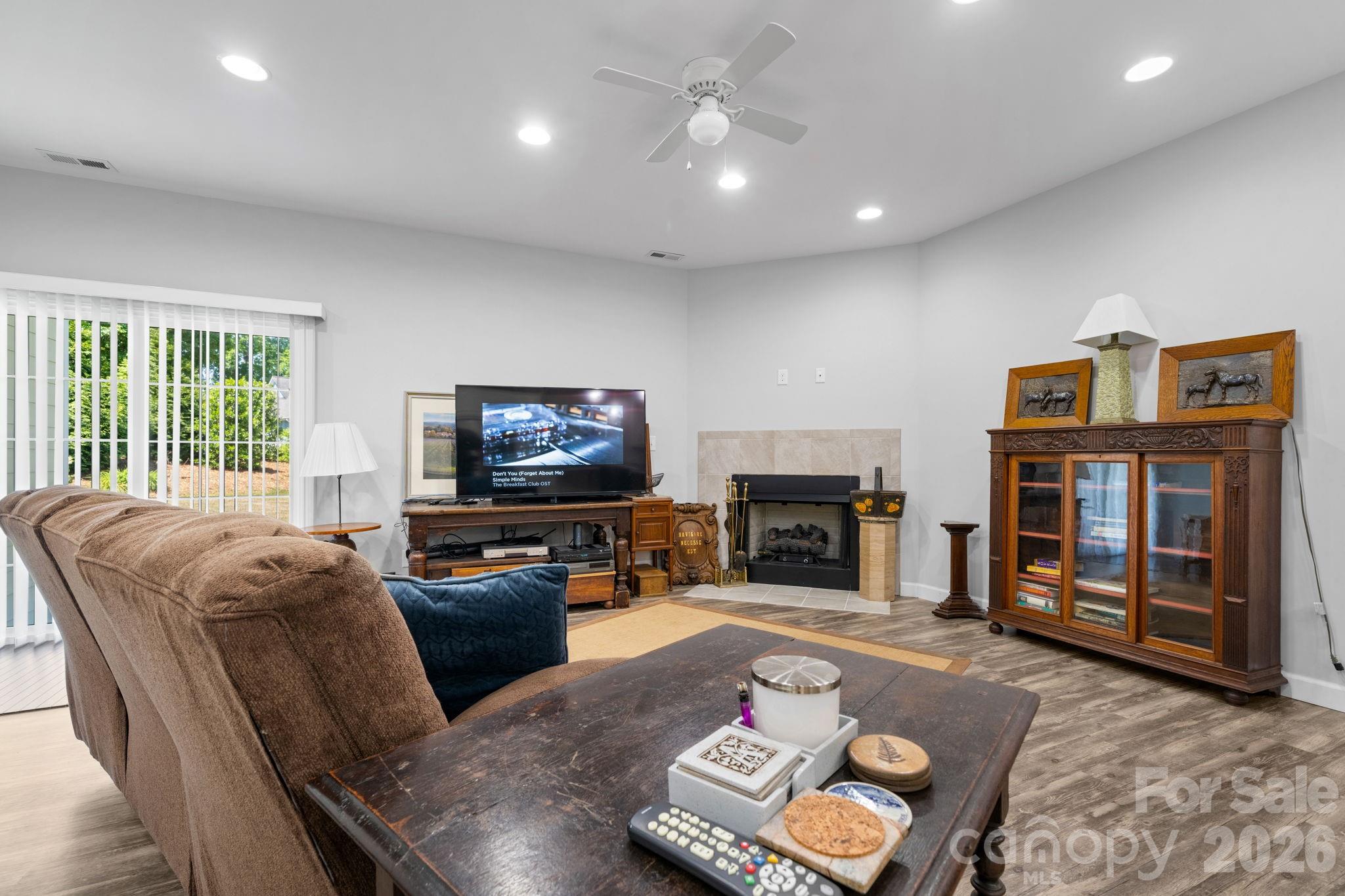 202 Ivy Court, Morganton, NC - photo 9 of 25