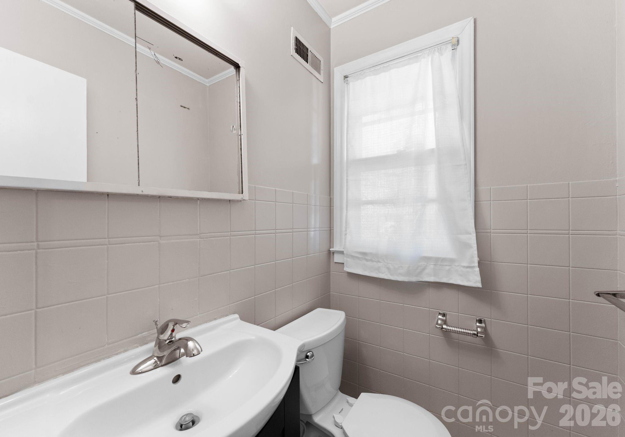 1136 E Woodlawn Road, Charlotte, NC - photo 34 of 48