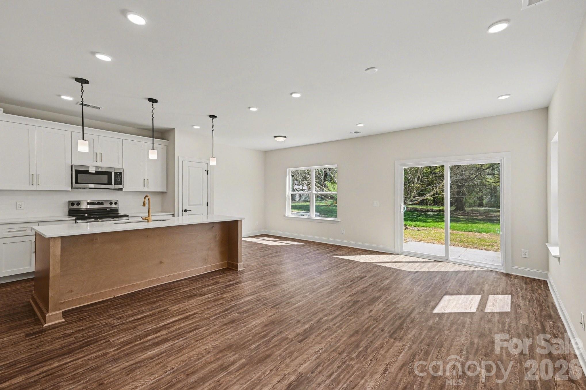 Photo 2 of 564 W Wilson Avenue, Mooresville, NC