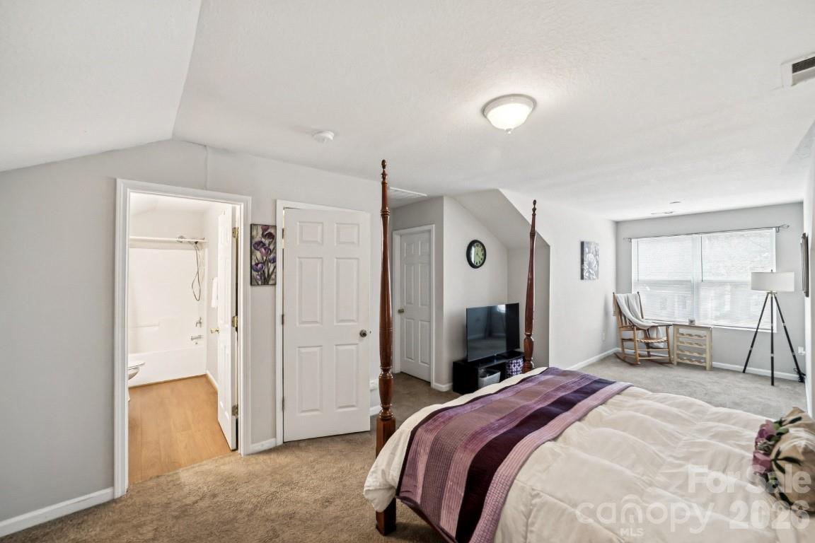 Photo 21 of 2731 Meadow Knoll Drive, Charlotte, NC