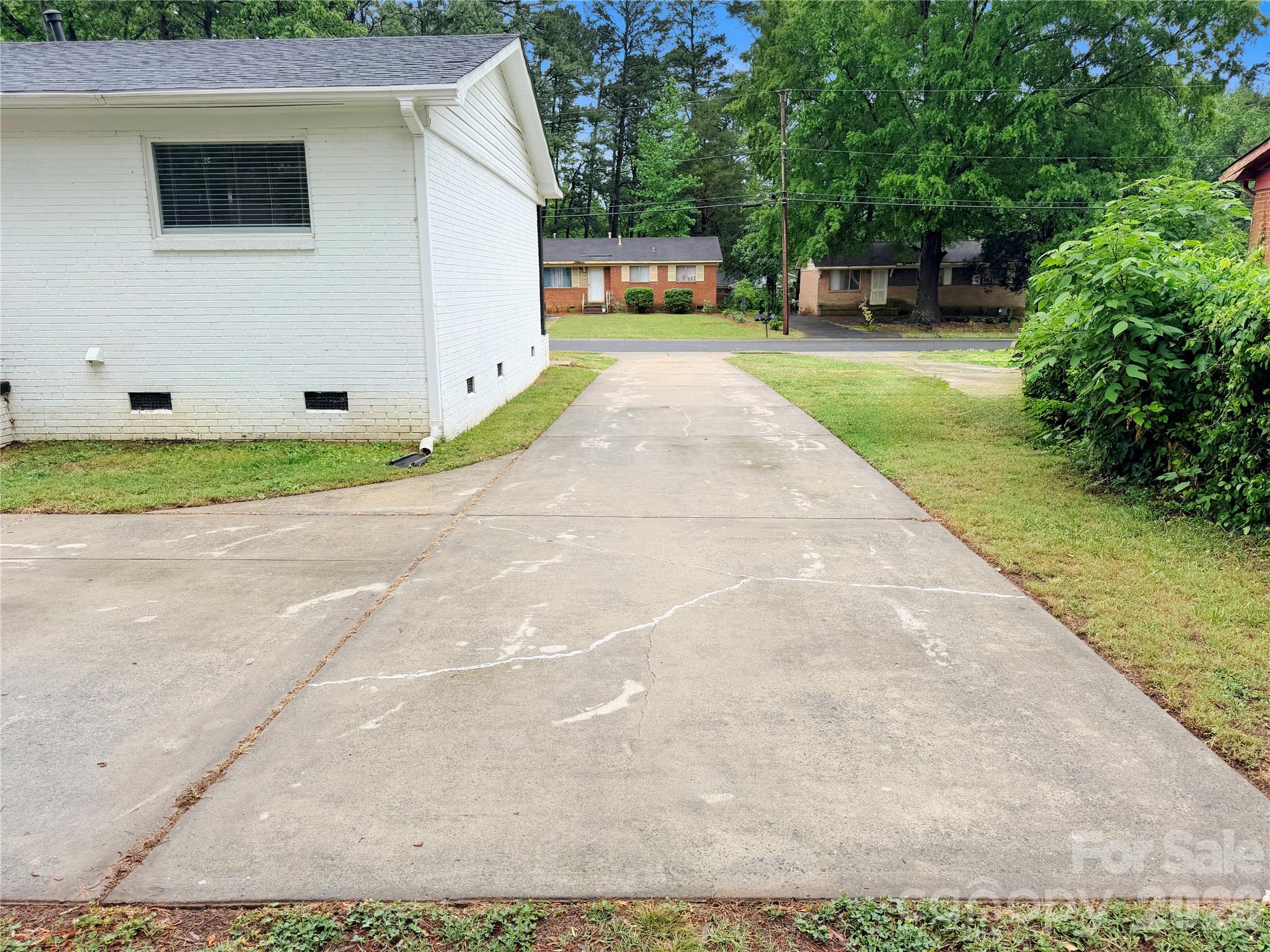 9209 Edgevale Drive, Charlotte, NC - photo 28 of 34
