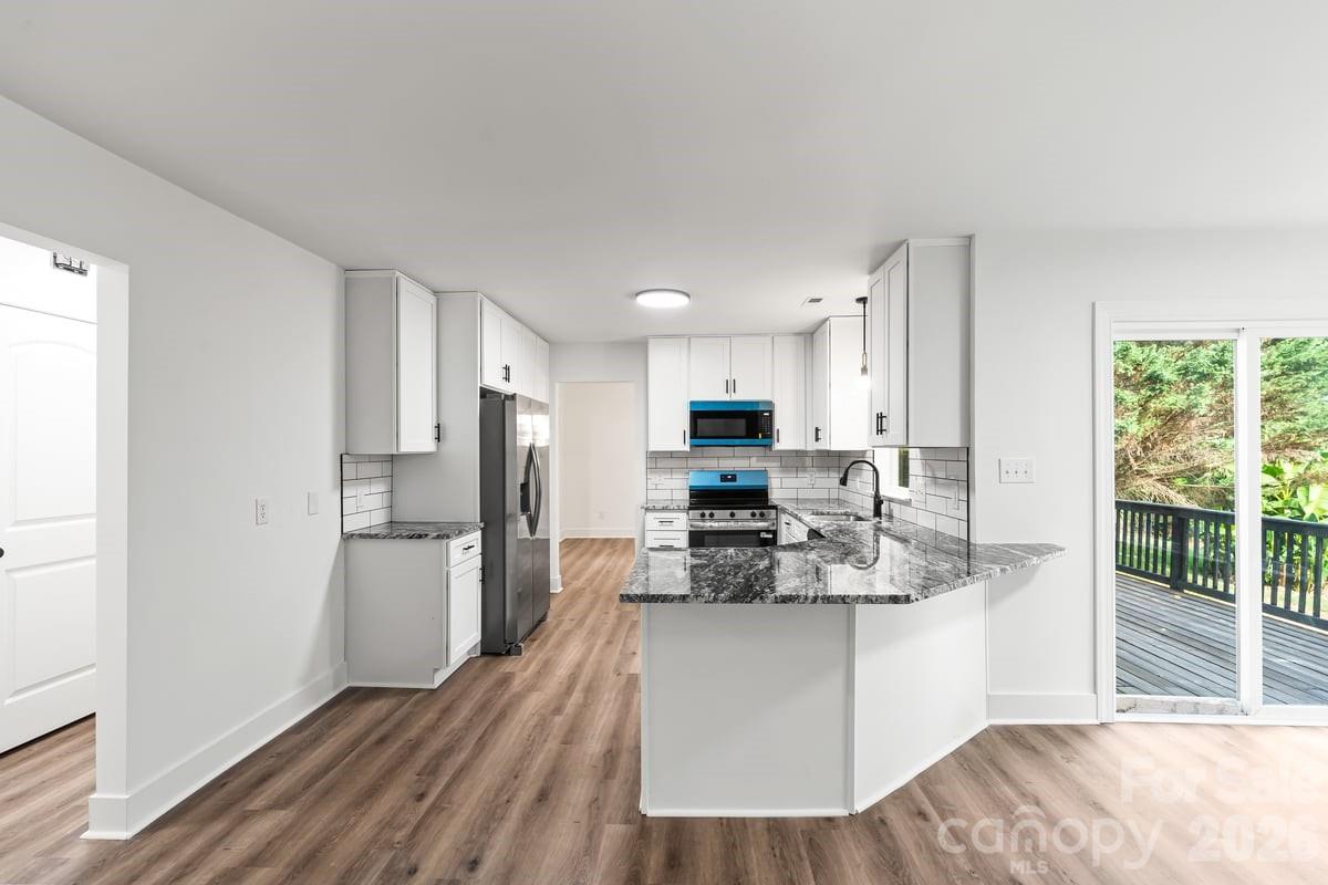 Photo 16 of 2033 Colony Hill Drive, Charlotte, NC