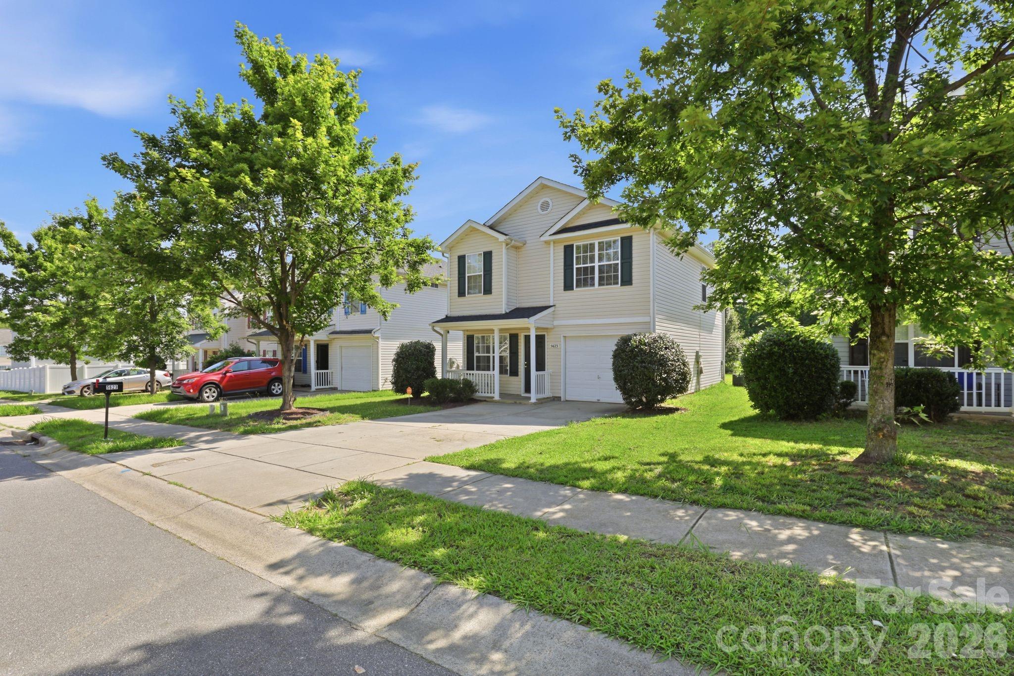 Photo 3 of 5623 Henderson Oaks Drive, Charlotte, NC