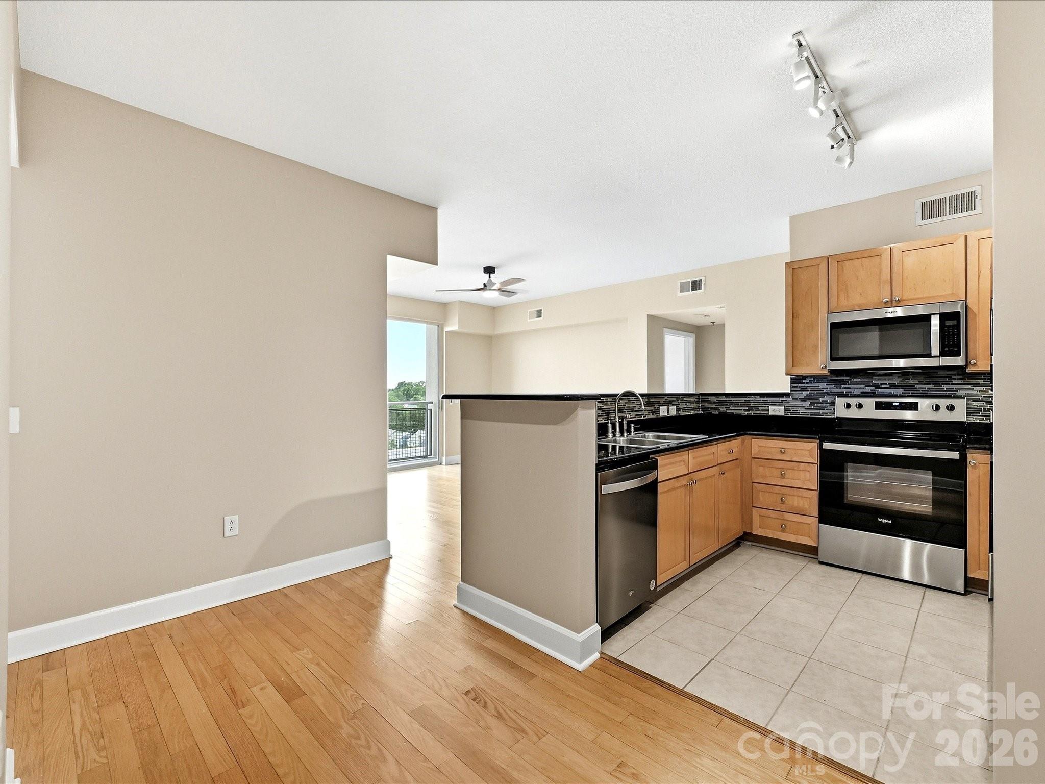 Photo 16 of 1315 East Boulevard813, Charlotte, NC
