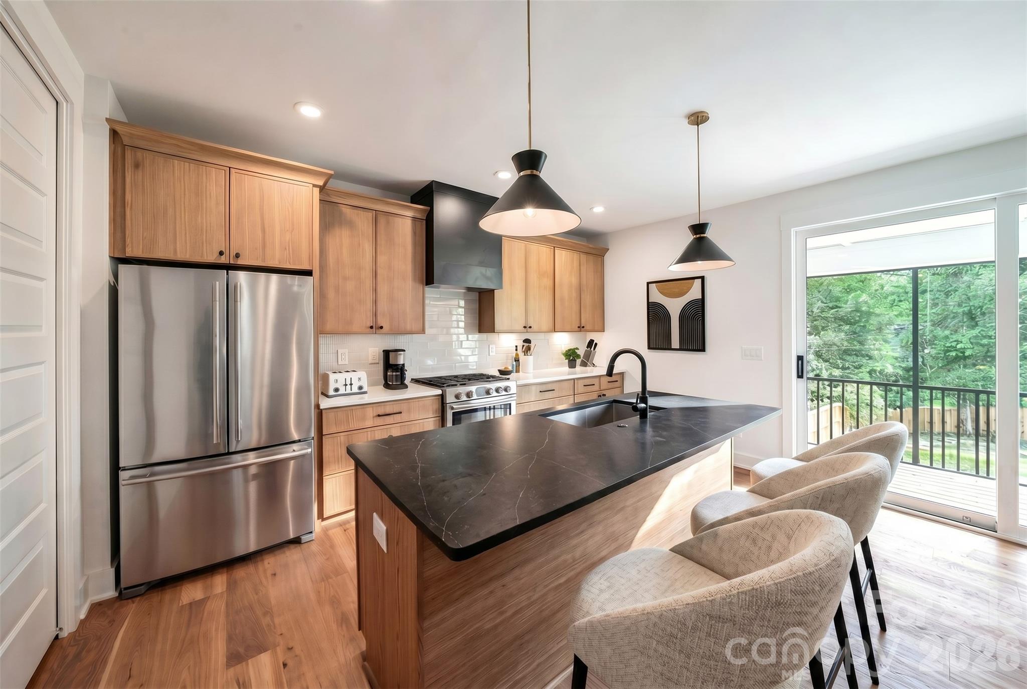 2812 Phillips Avenue, Charlotte, NC - photo 3 of 33