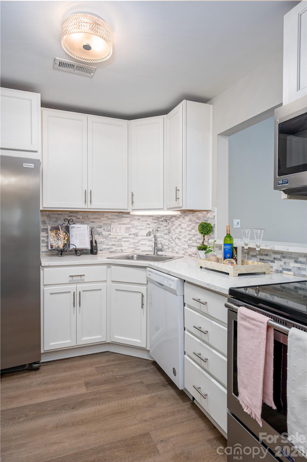 Photo 9 of 6150 Gray Gate Lane, Charlotte, NC