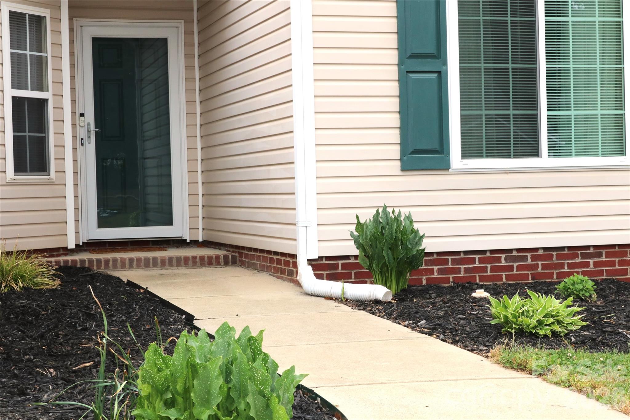 Photo 2 of 862 Loch Lomond Circle, Concord, NC