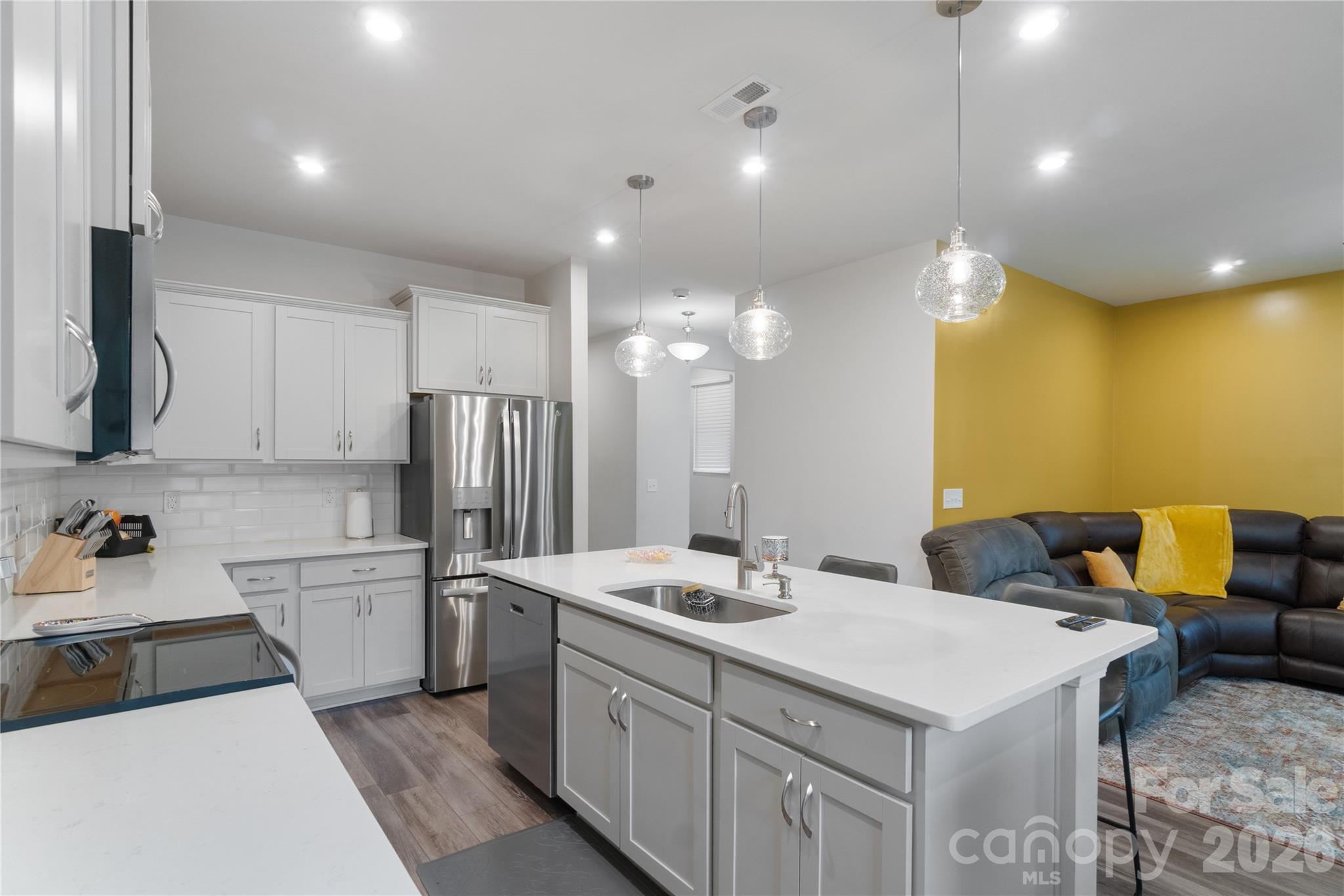 Photo 7 of 8032 Overmeadow Lane, Charlotte, NC