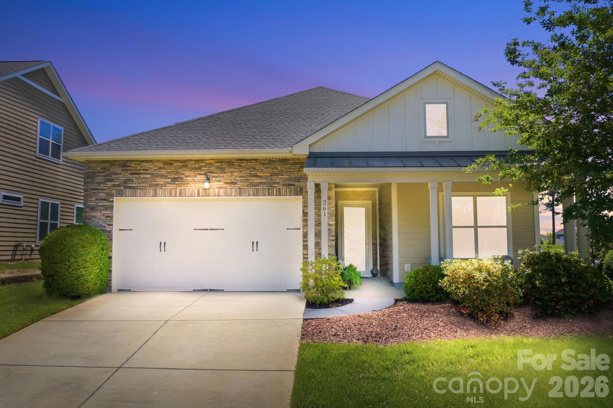 261 Stone Mountain Way, Denver, NC