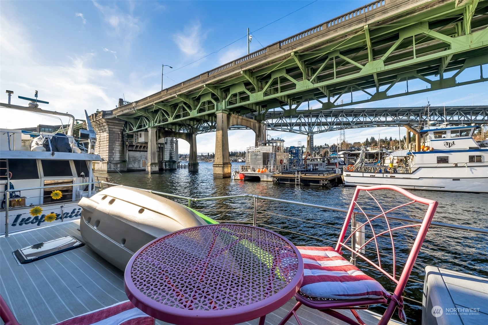 Seattle Floating Homes | Houseboats & Floating Homes for Sale in ...
