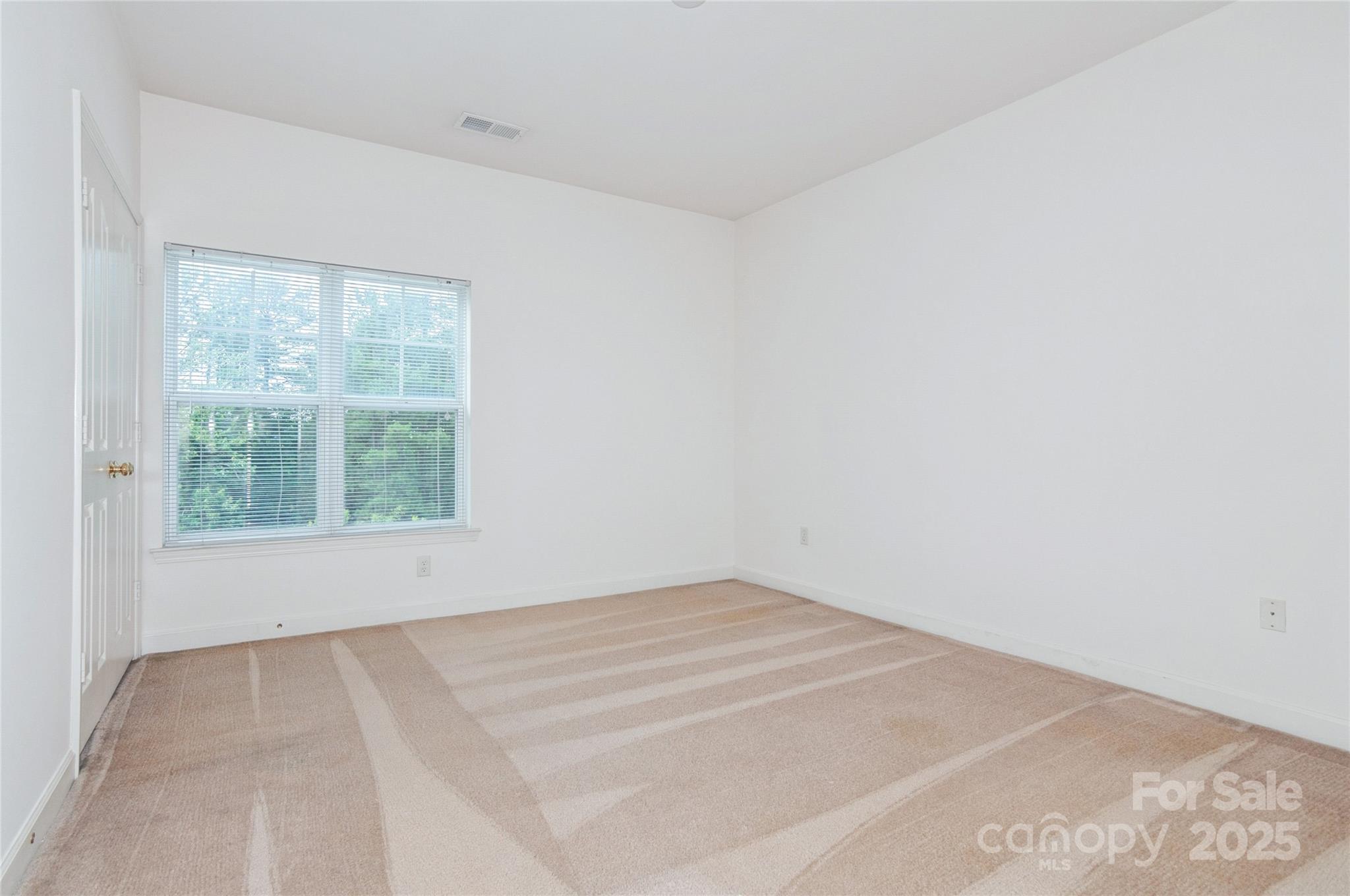 Photo 7 of 11863 Ridgeway Park Drive, Charlotte, NC