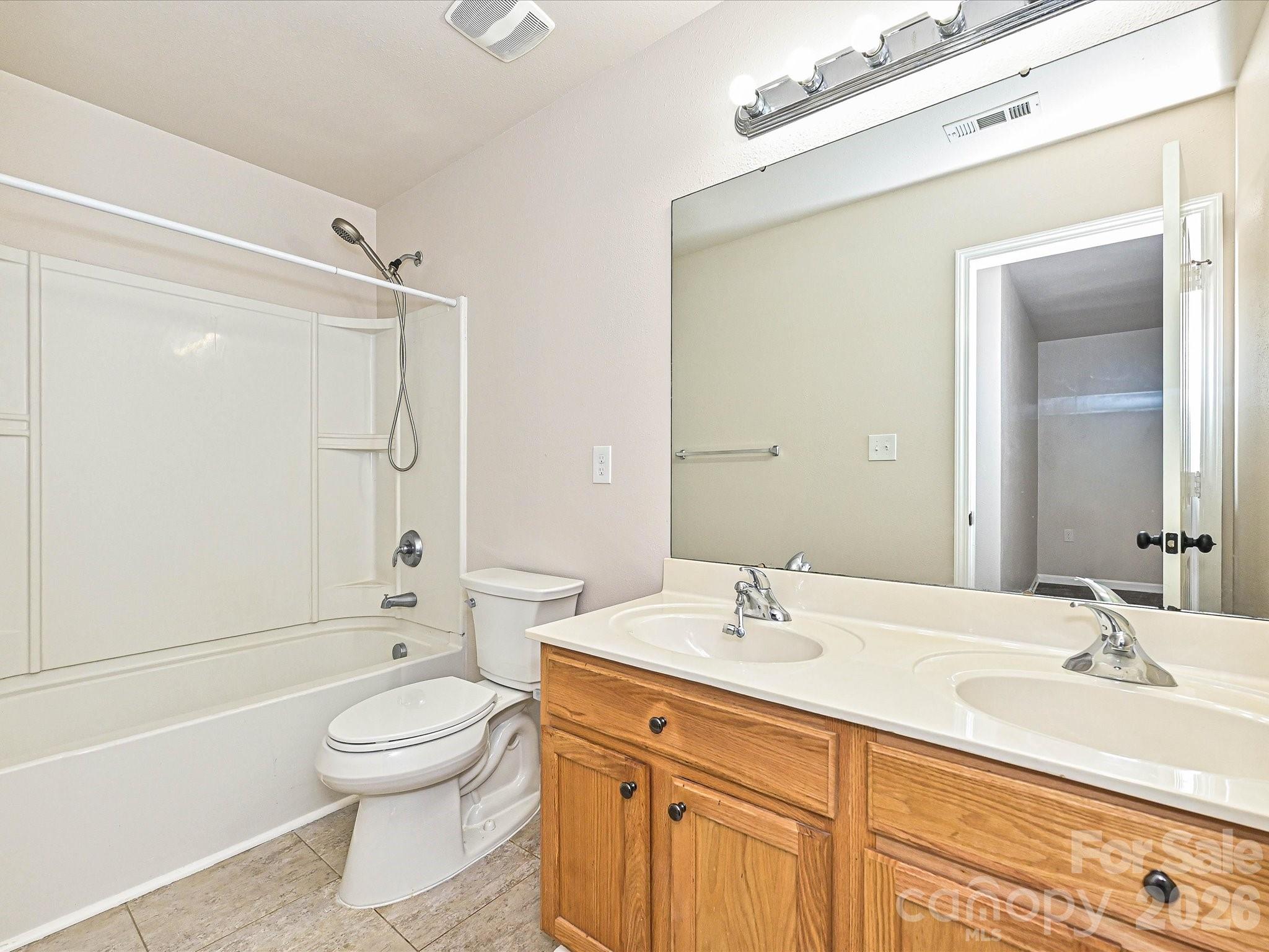 Photo 6 of 6302 Summerour Place, Charlotte, NC