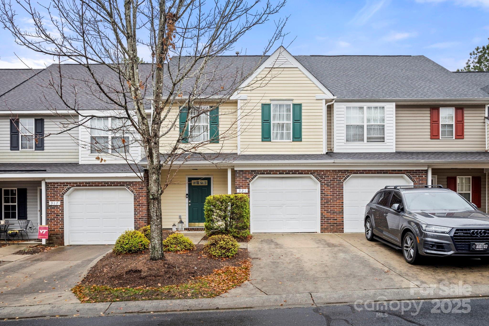 Photo 2 of 921 Pelican Bay Drive, Pineville, NC