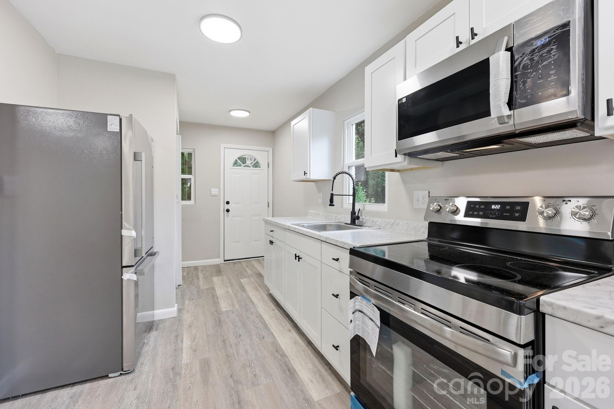 Photo 3 of 1829 Taylor Avenue, Charlotte, NC