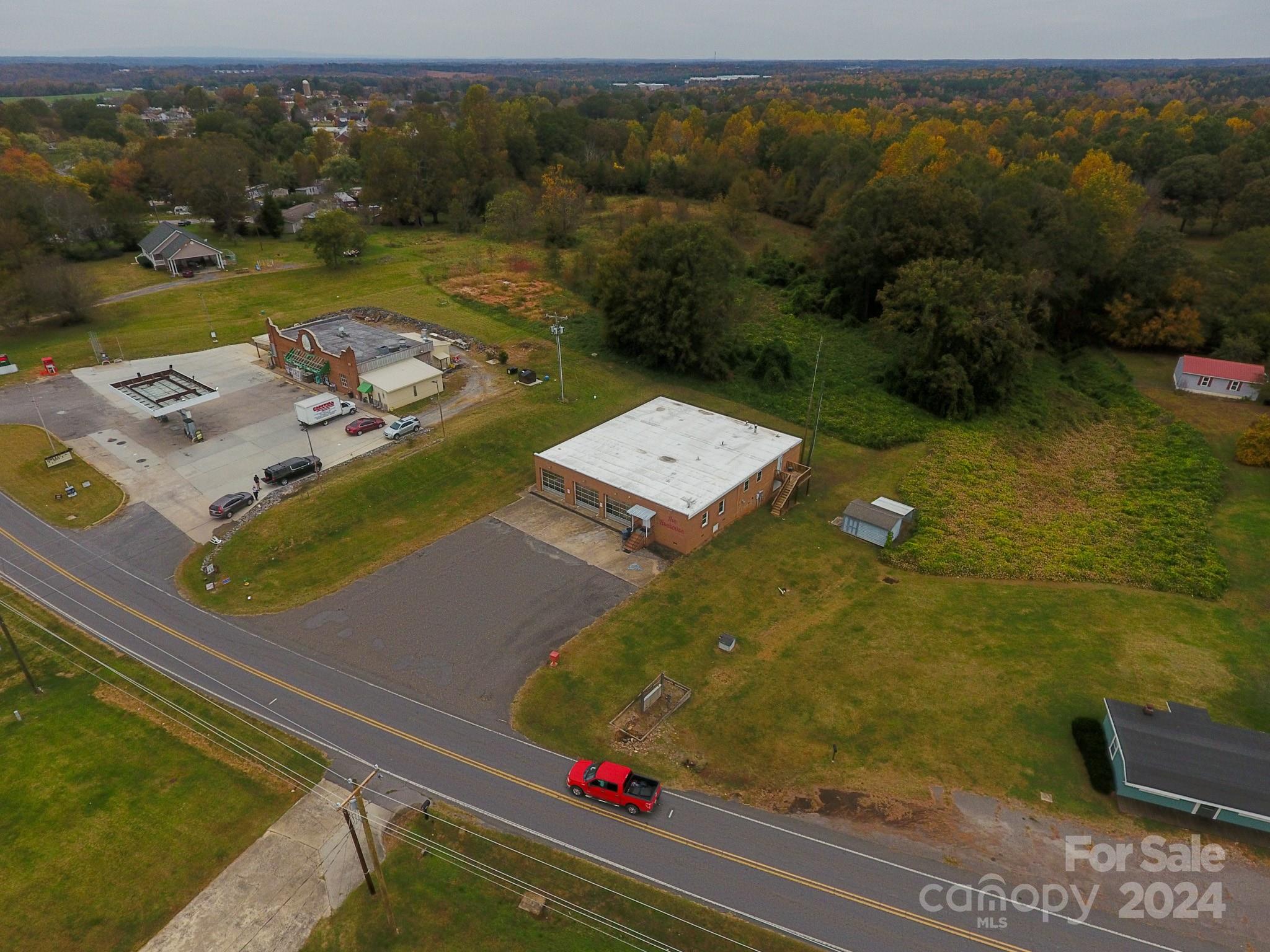 Home for sale at 907 Bethlehem Road, Kings Mountain, NC — photo 2 of 27