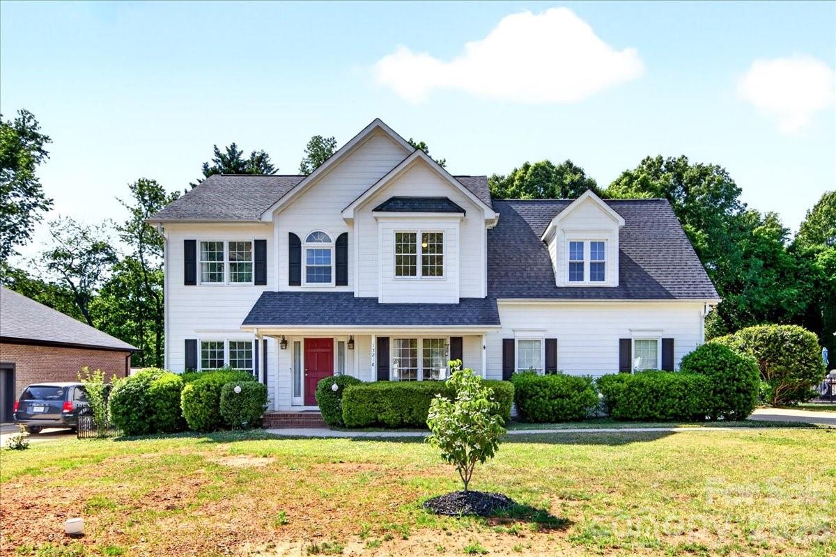 Photo 2 of 13218 Willow Breeze Lane, Huntersville, NC