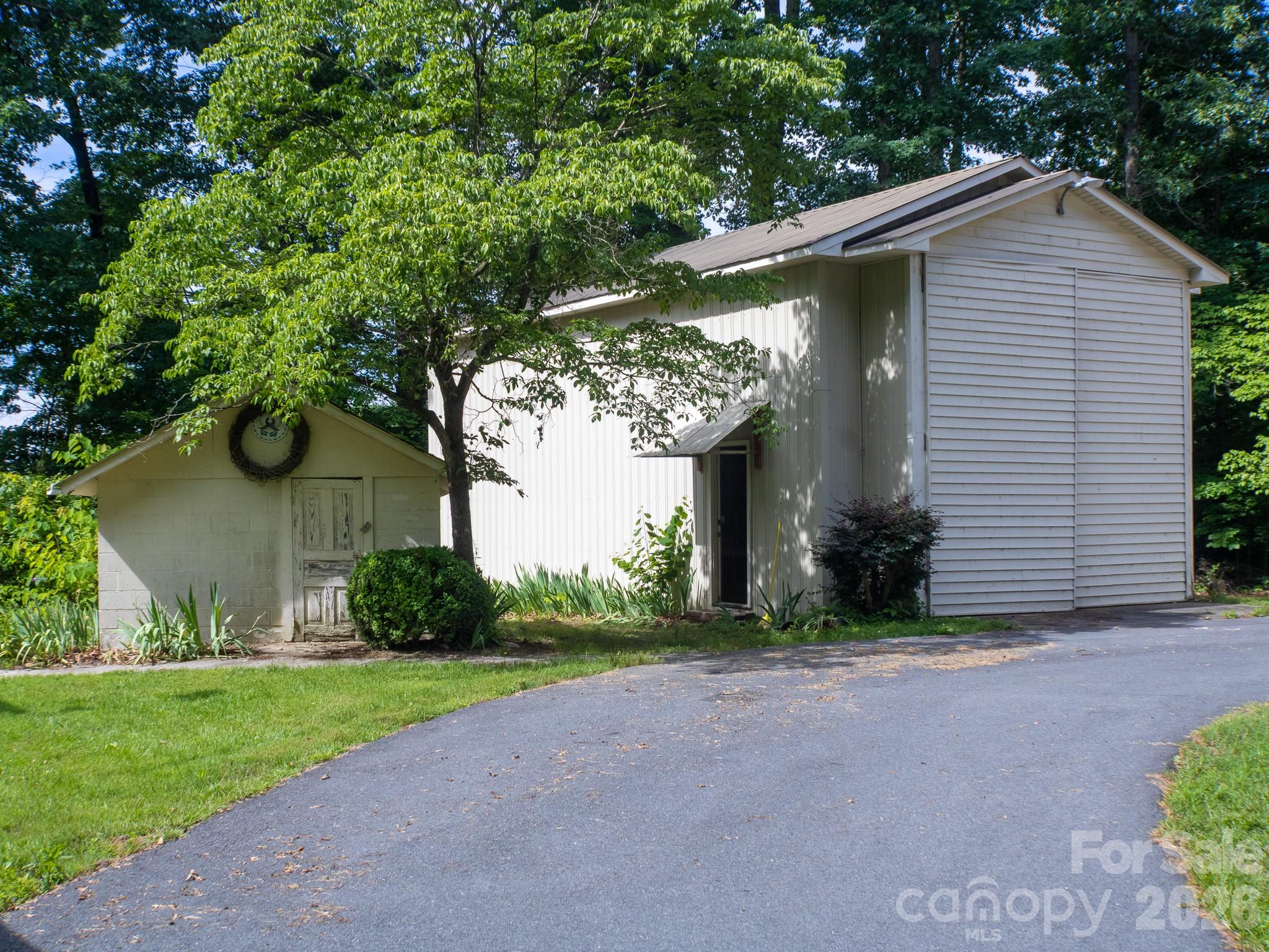 Home for sale at 3250 Mount Pleasant Road S, Concord, NC — photo 9 of 47