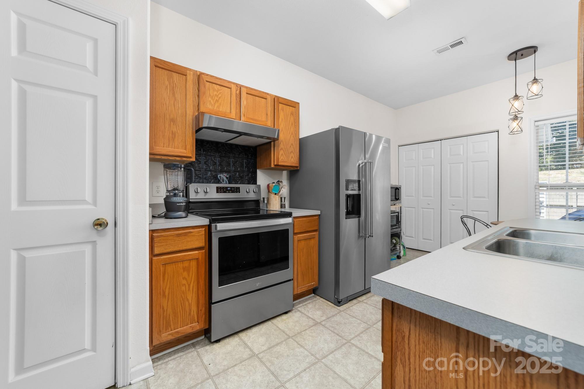 Photo 10 of 4313 Eaves Lane, Charlotte, NC