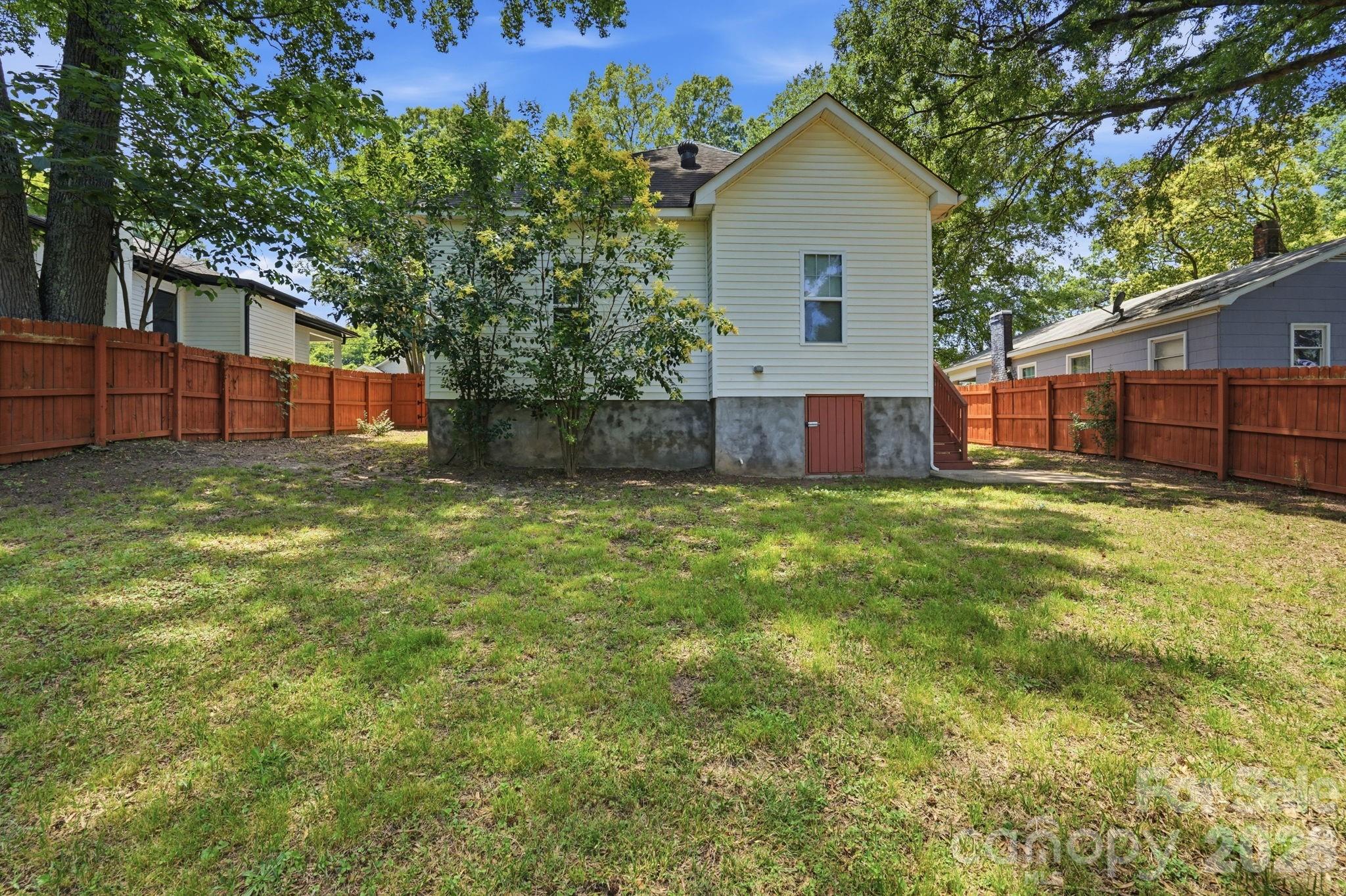 Photo 35 of 4514 Wildwood Avenue, Charlotte, NC
