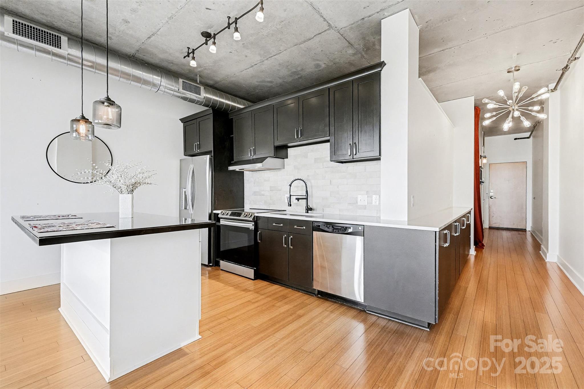 Photo 13 of 505 E 6th Street1003, Charlotte, NC