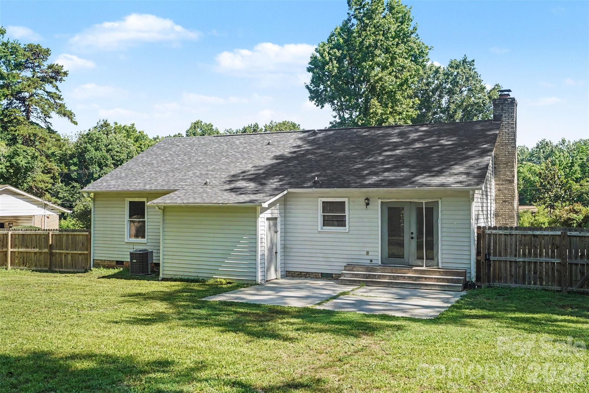 Home for sale at 2716 Starnes Road, Charlotte, NC — photo 10 of 23