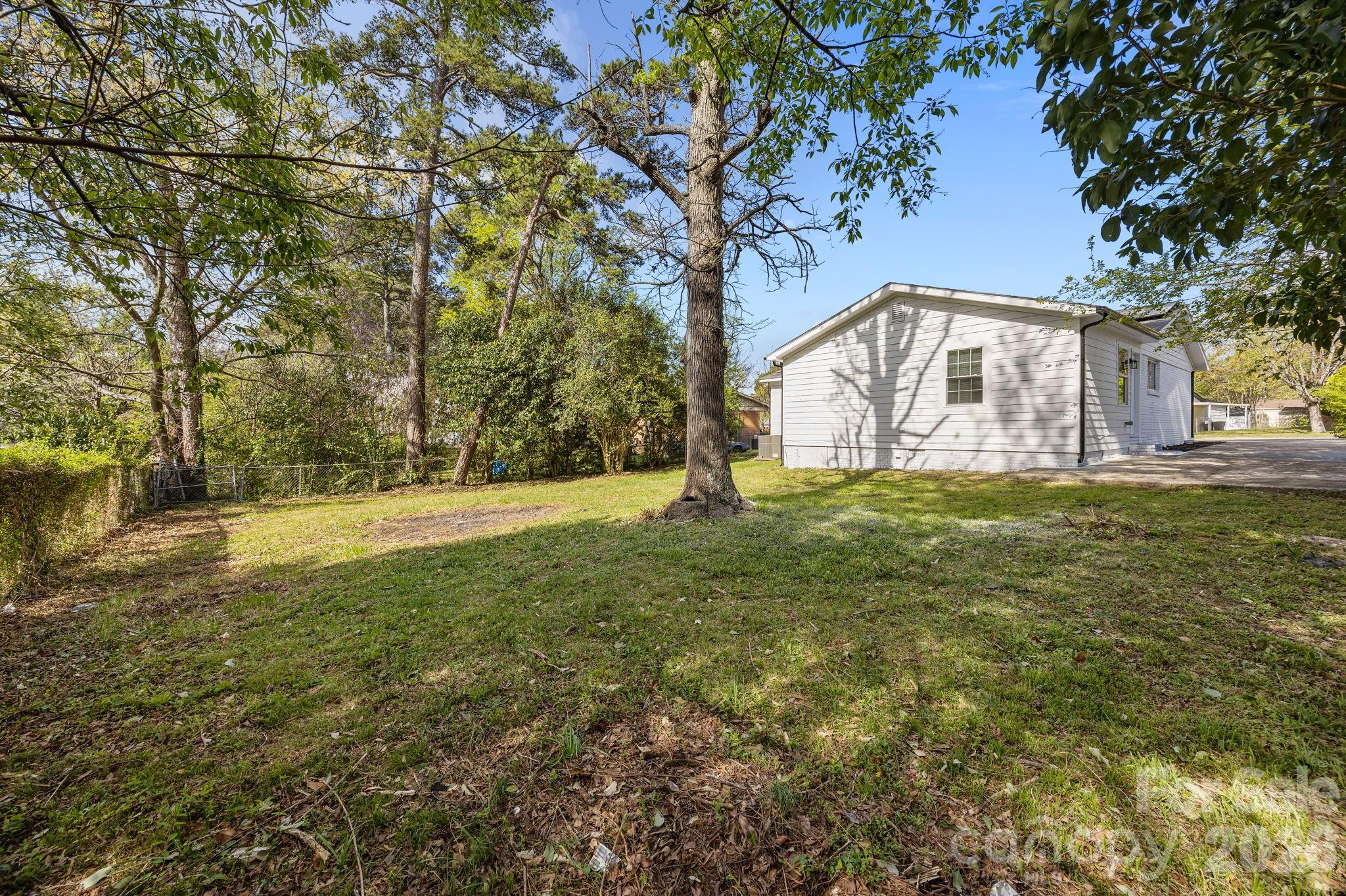 Photo 18 of 9300 Edgevale Drive, Charlotte, NC