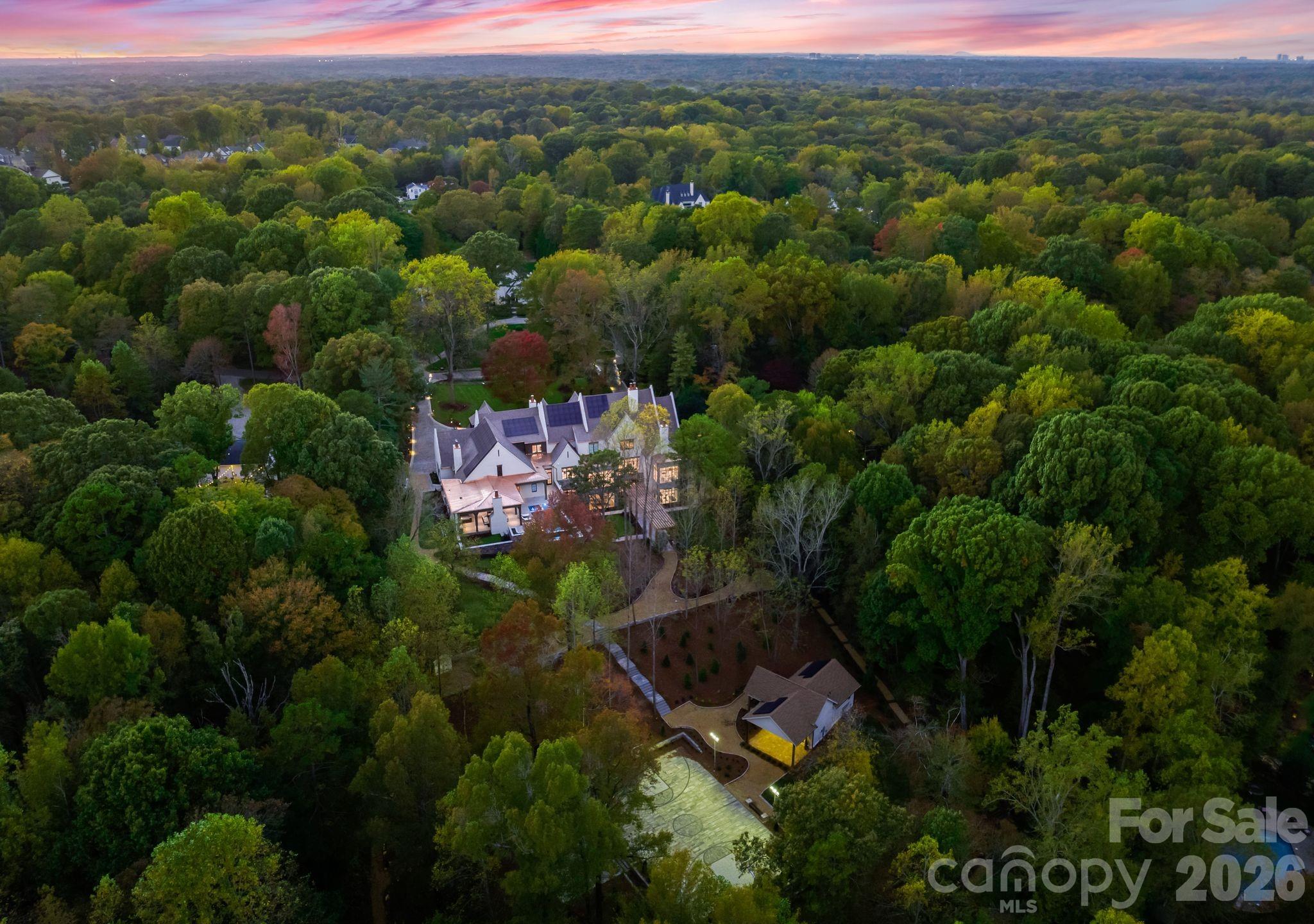 Photo 3 of 433 Highland Forest Drive, Charlotte, NC