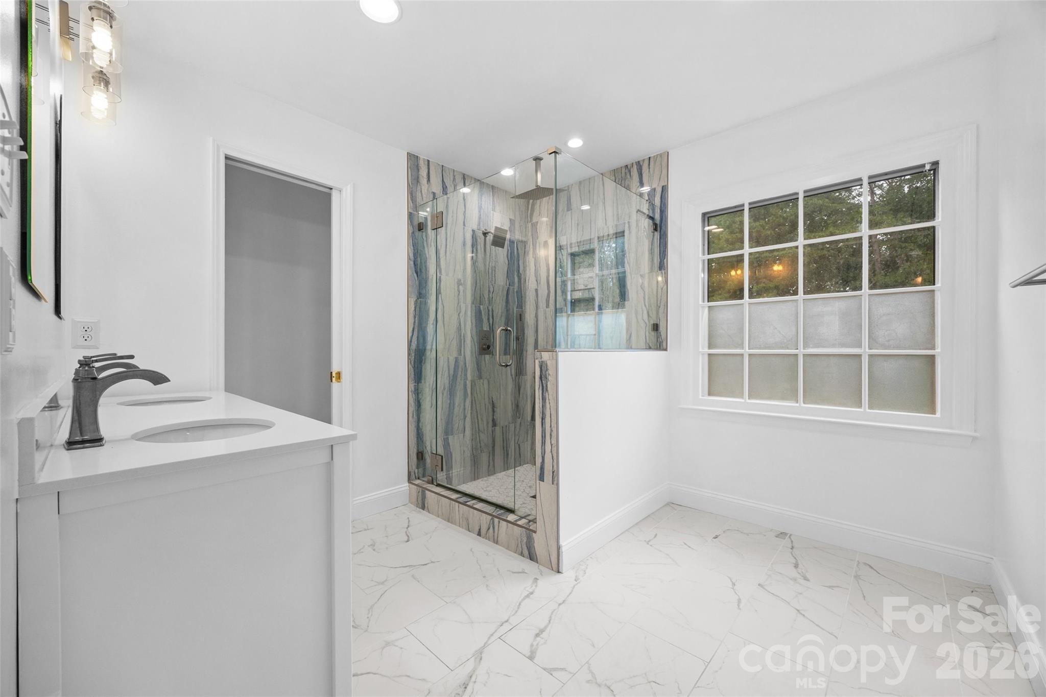 Photo 24 of 2115 E Providence Drive, Charlotte, NC