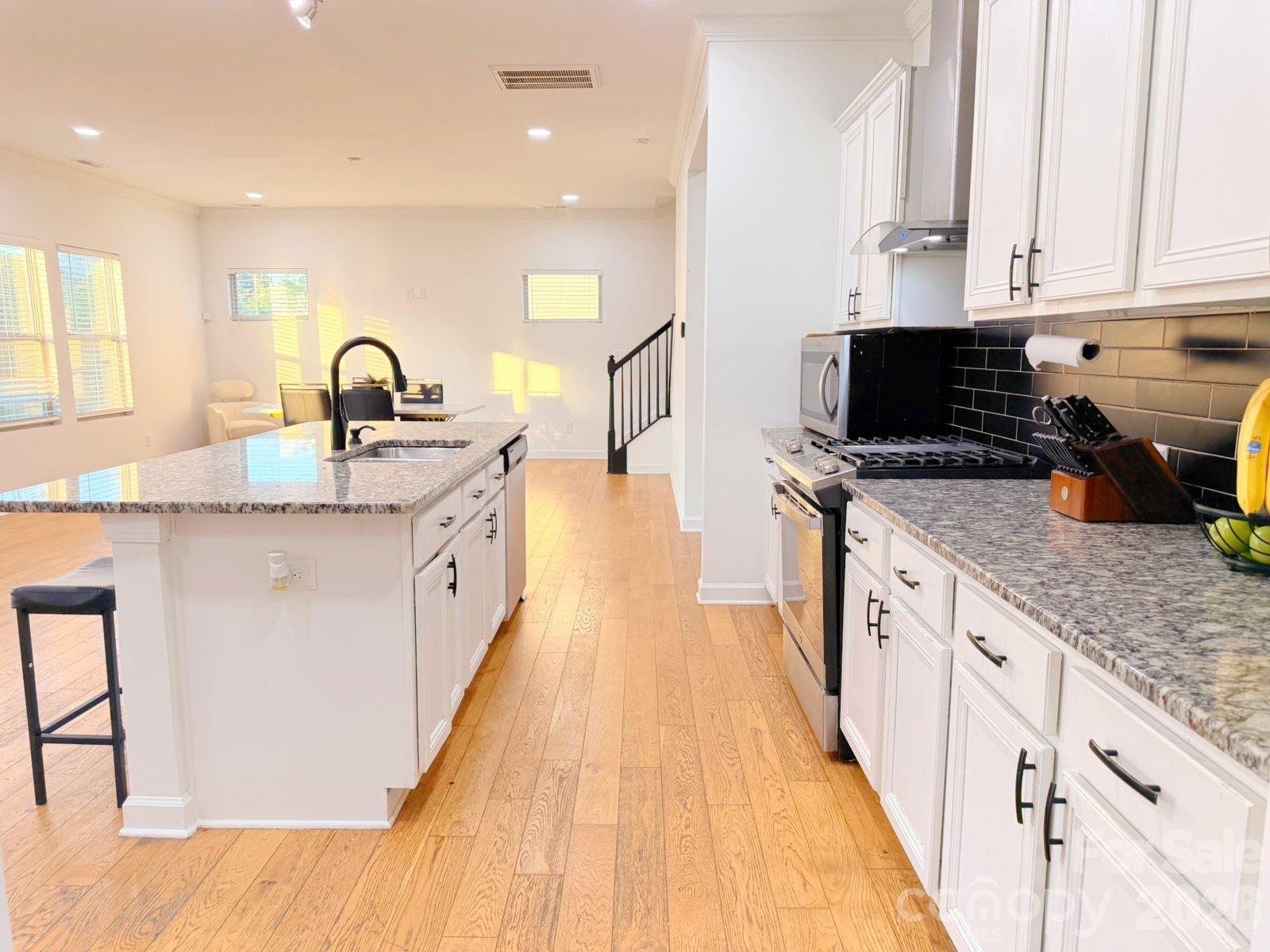 Photo 8 of 4314 Collingham Drive, Charlotte, NC