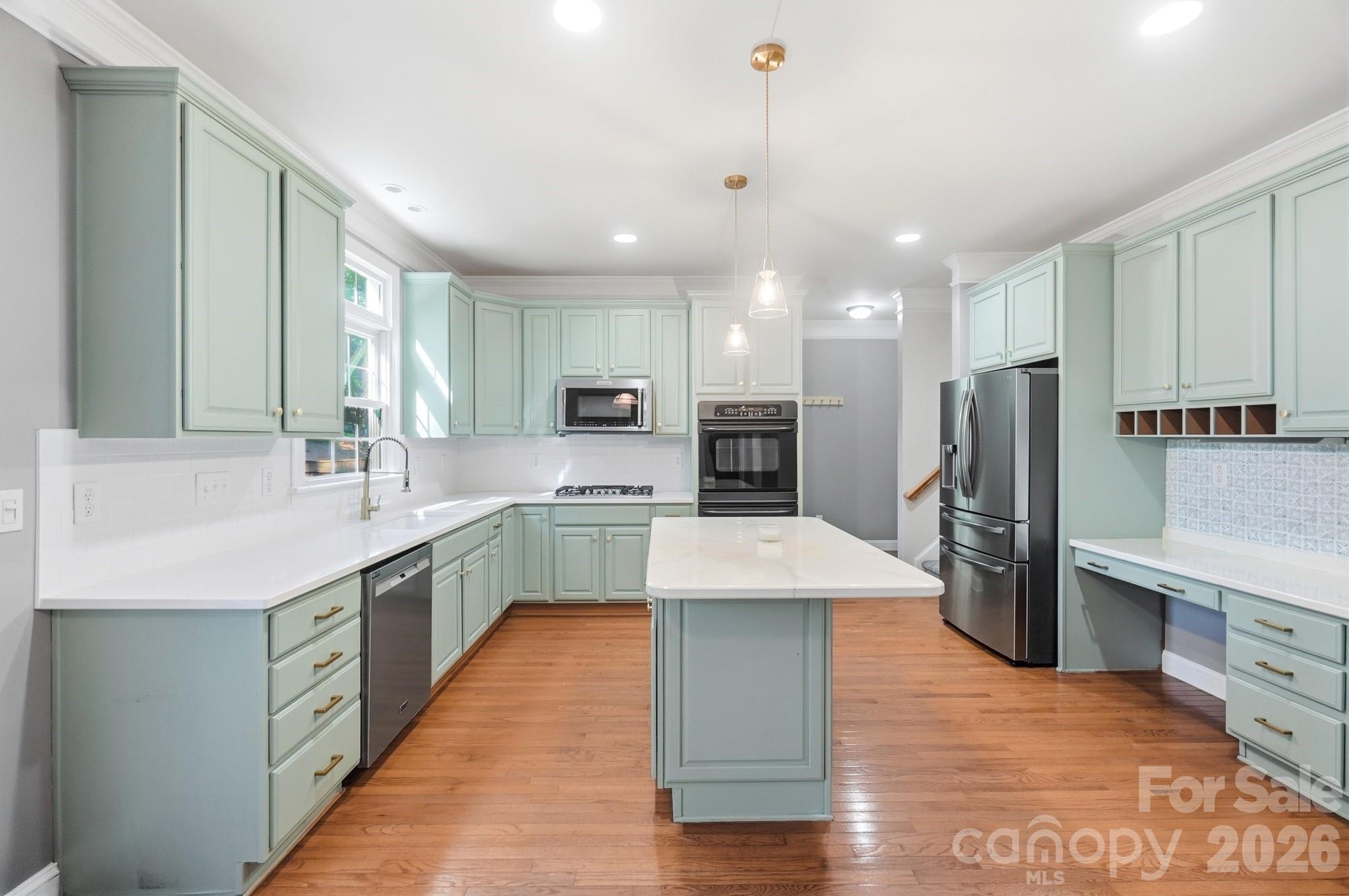 Home for sale at 9915 Nicole Lane, Charlotte, NC — photo 3 of 39