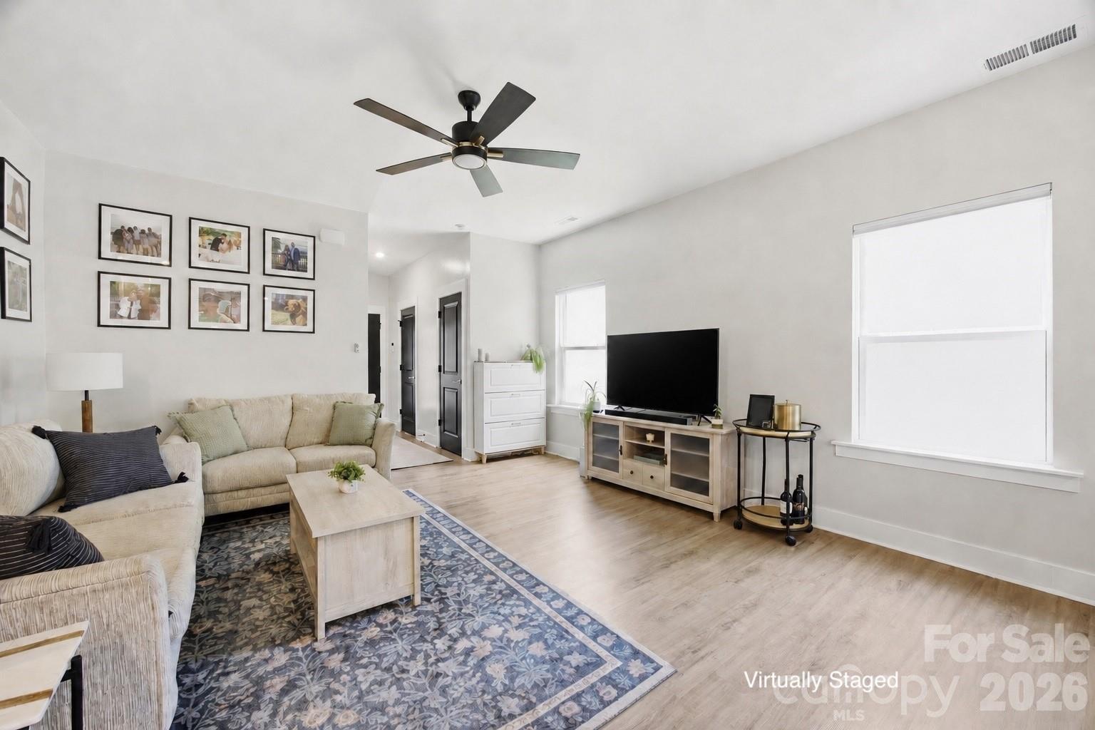 Home for sale at 831 Mcarthur Avenue, Charlotte, NC — photo 5 of 37