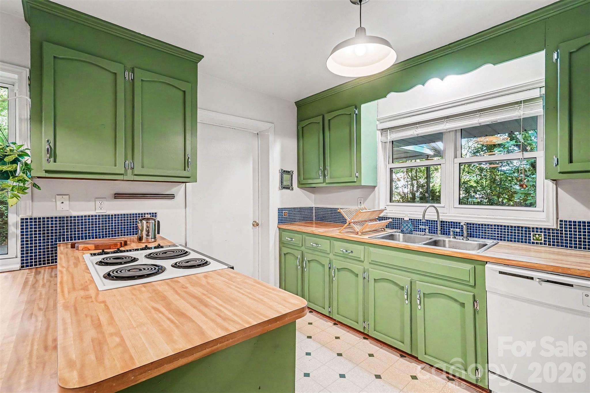812 Saint Michaels Lane, Gastonia, NC - photo 14 of 36