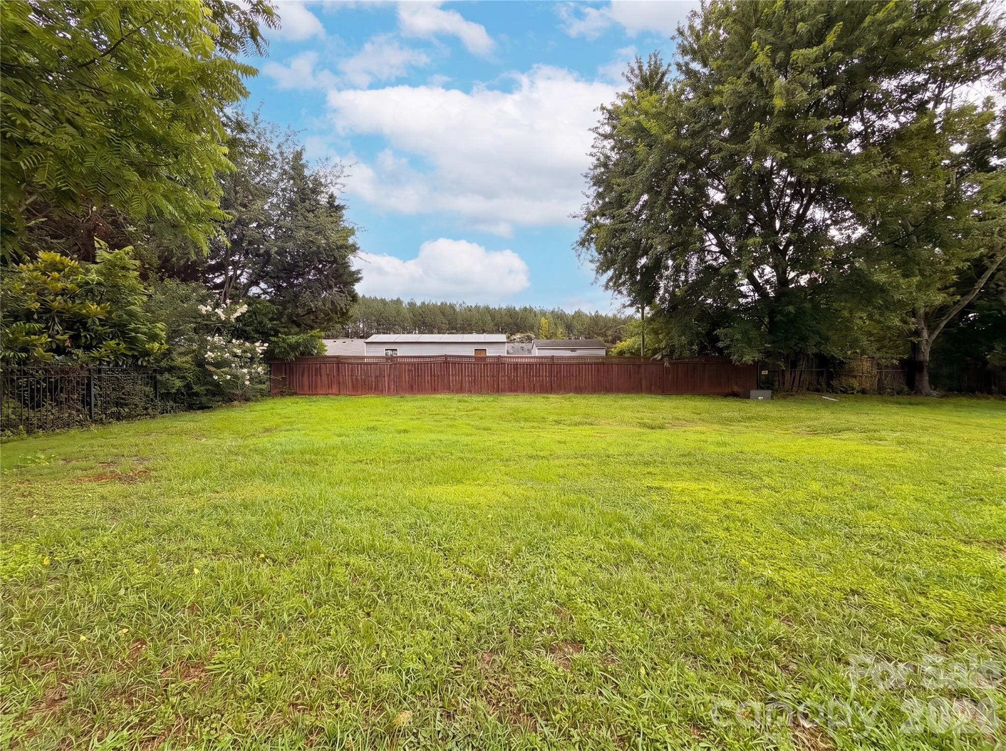 Photo 2 of 10015 Garth Wood Road, Charlotte, NC