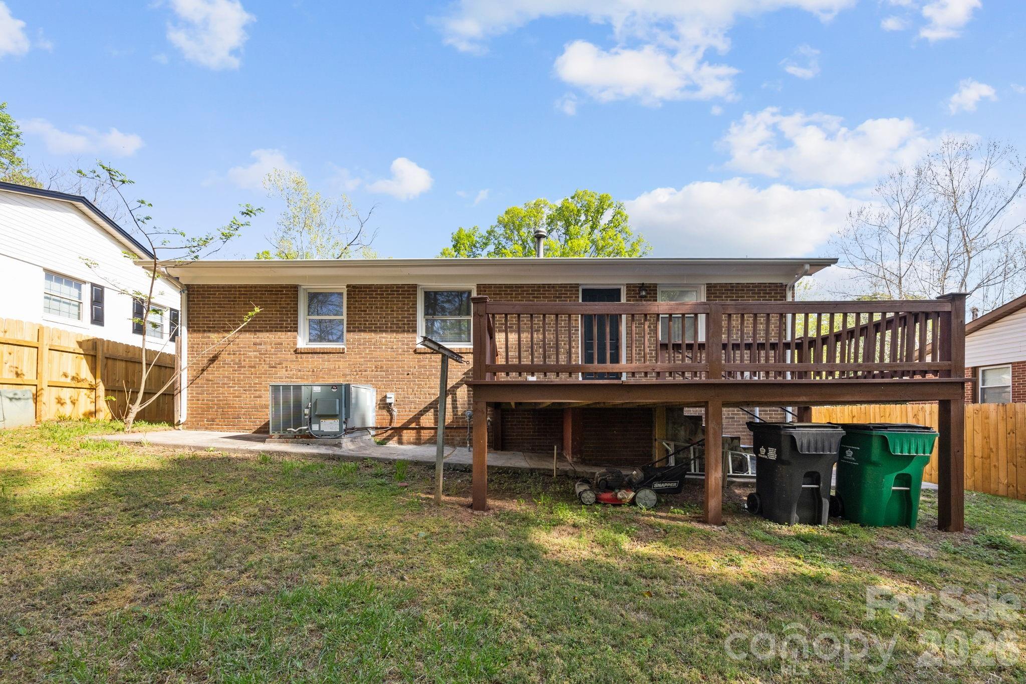 Photo 19 of 2309 Longleaf Drive, Charlotte, NC