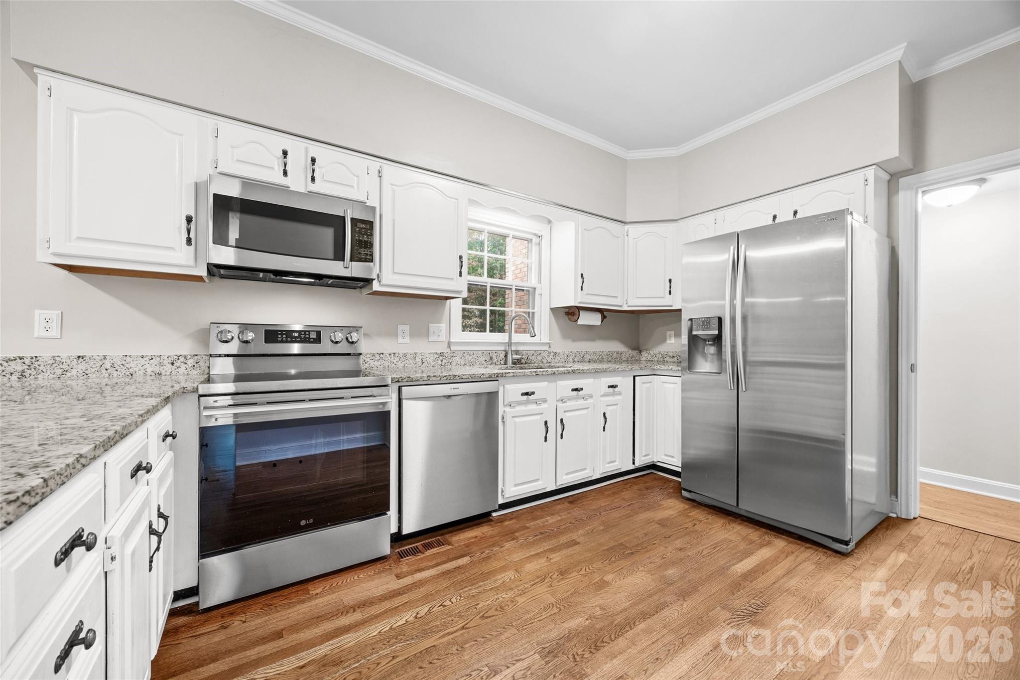 Photo 11 of 2115 E Providence Drive, Charlotte, NC