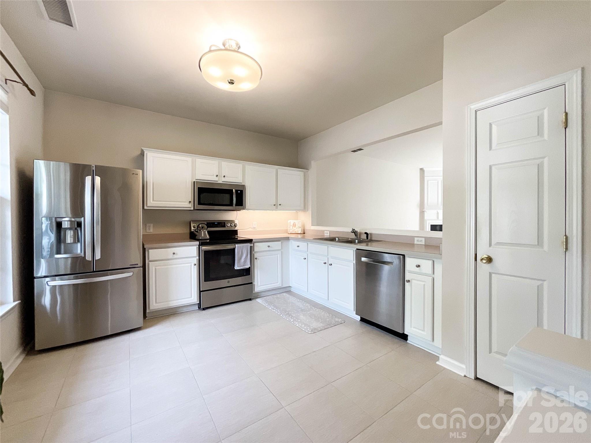 Photo 16 of 6876 Rothchild Drive, Charlotte, NC