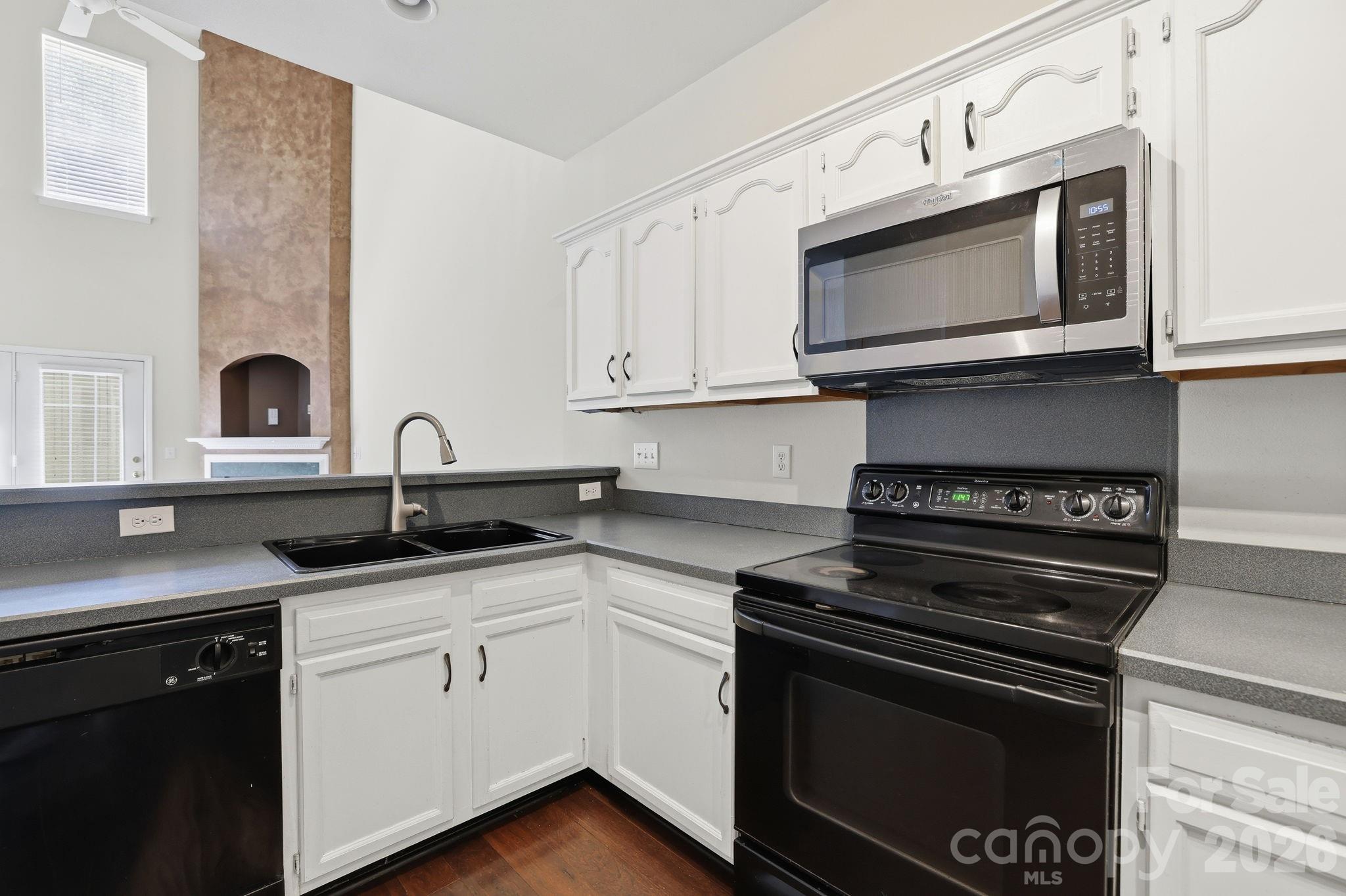 Photo 9 of 10781 Essex Hall Drive, Charlotte, NC