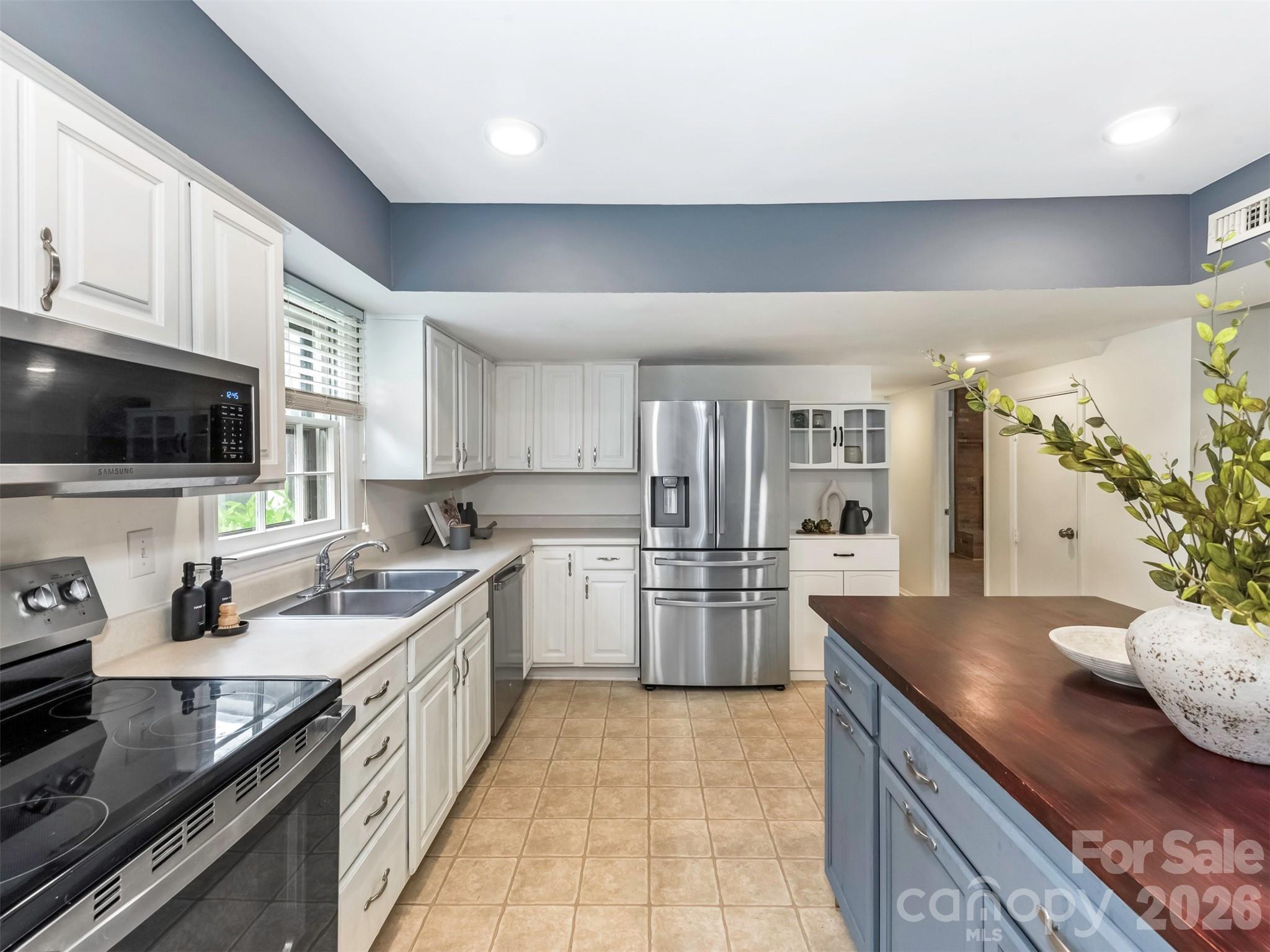 Photo 10 of 1429 Mcilroy Road, Charlotte, NC