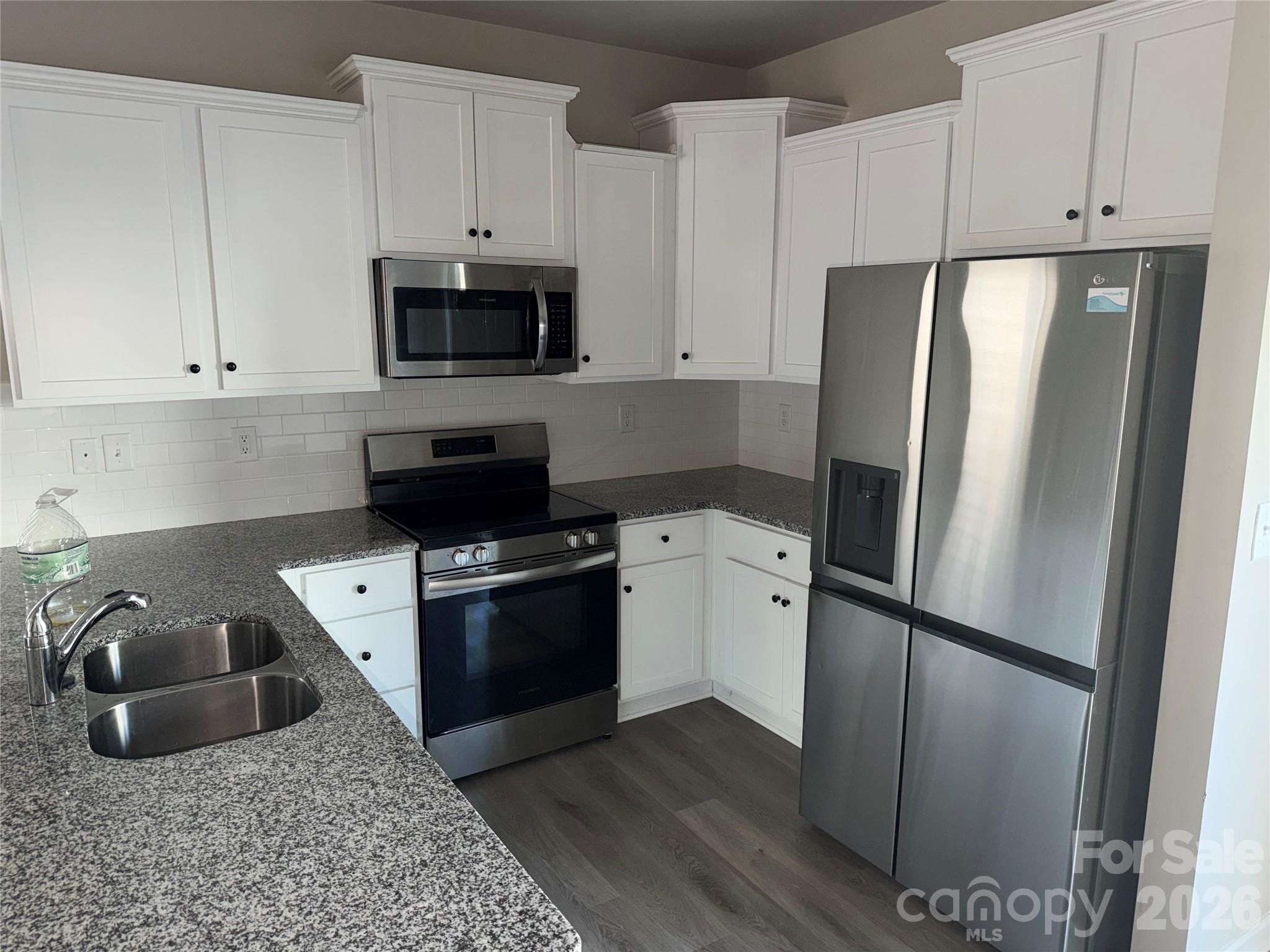 Photo 7 of 4112 Stoneygreen Lane, Charlotte, NC