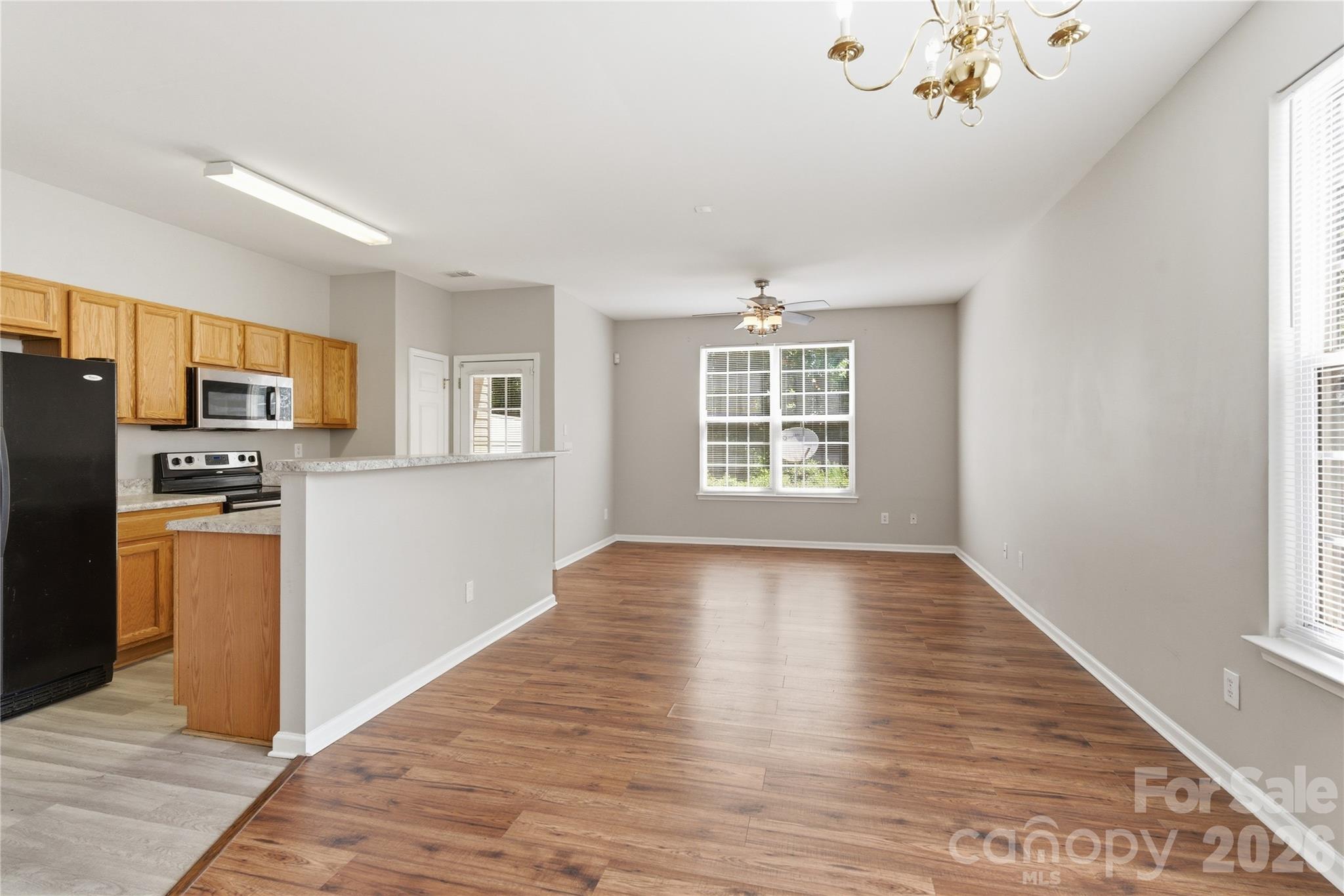 Photo 3 of 7723 Abigail Glen Drive, Charlotte, NC