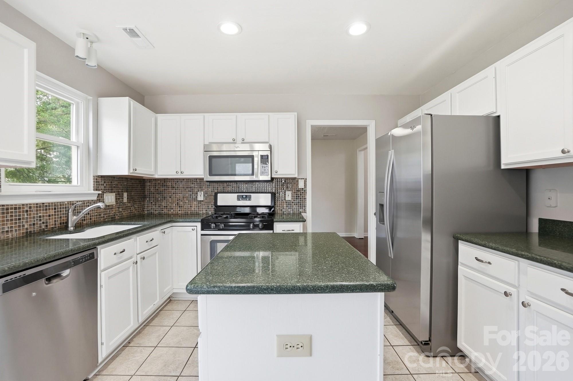 Photo 11 of 11323 Laurel View Drive, Charlotte, NC