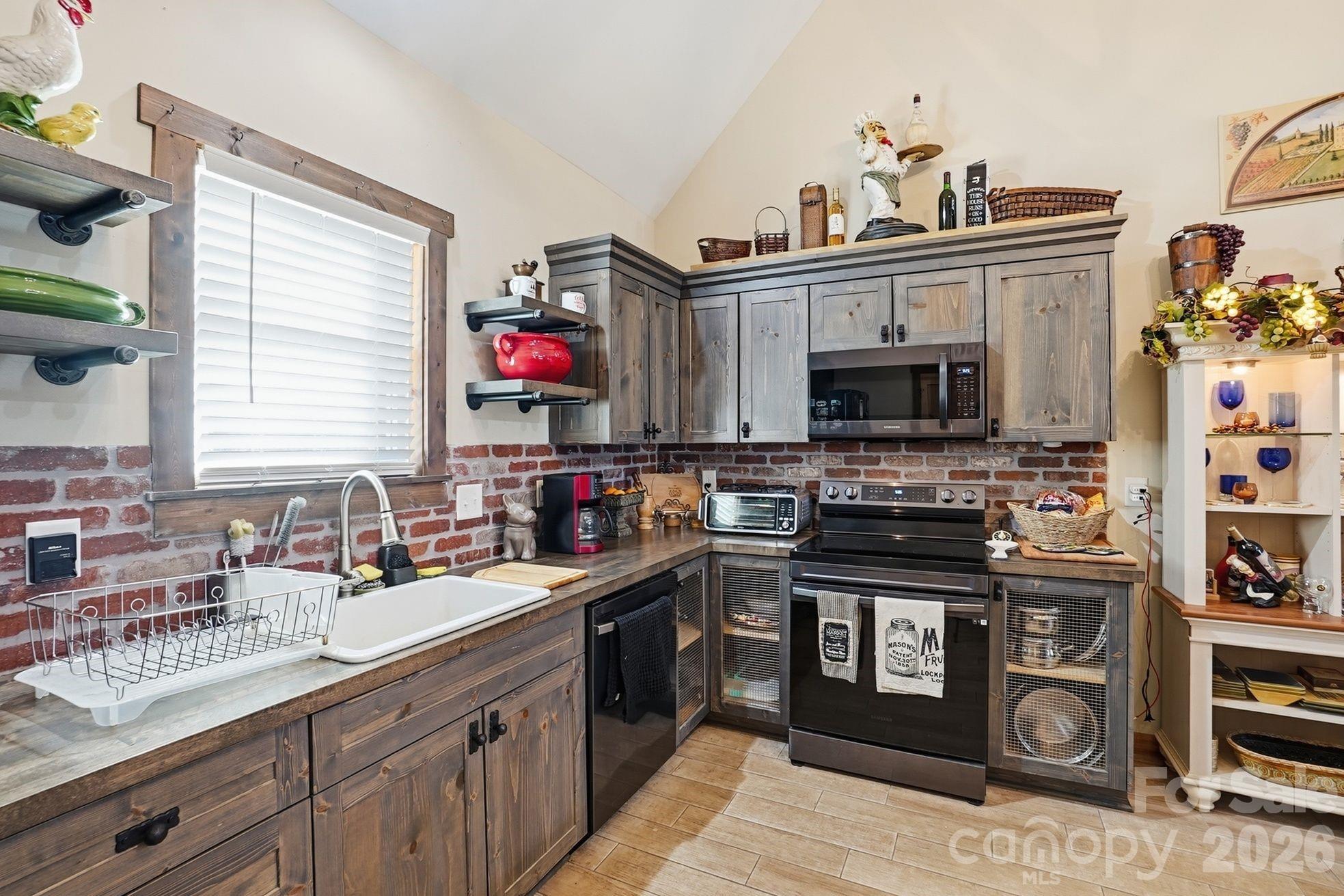 4592 Reid Road, Edgemoor, SC - photo 8 of 44