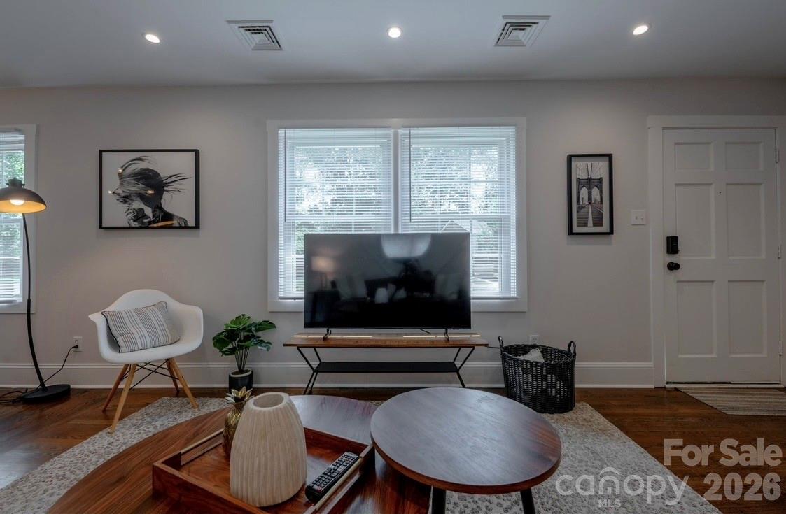Photo 4 of 523 Kenlough Drive, Charlotte, NC