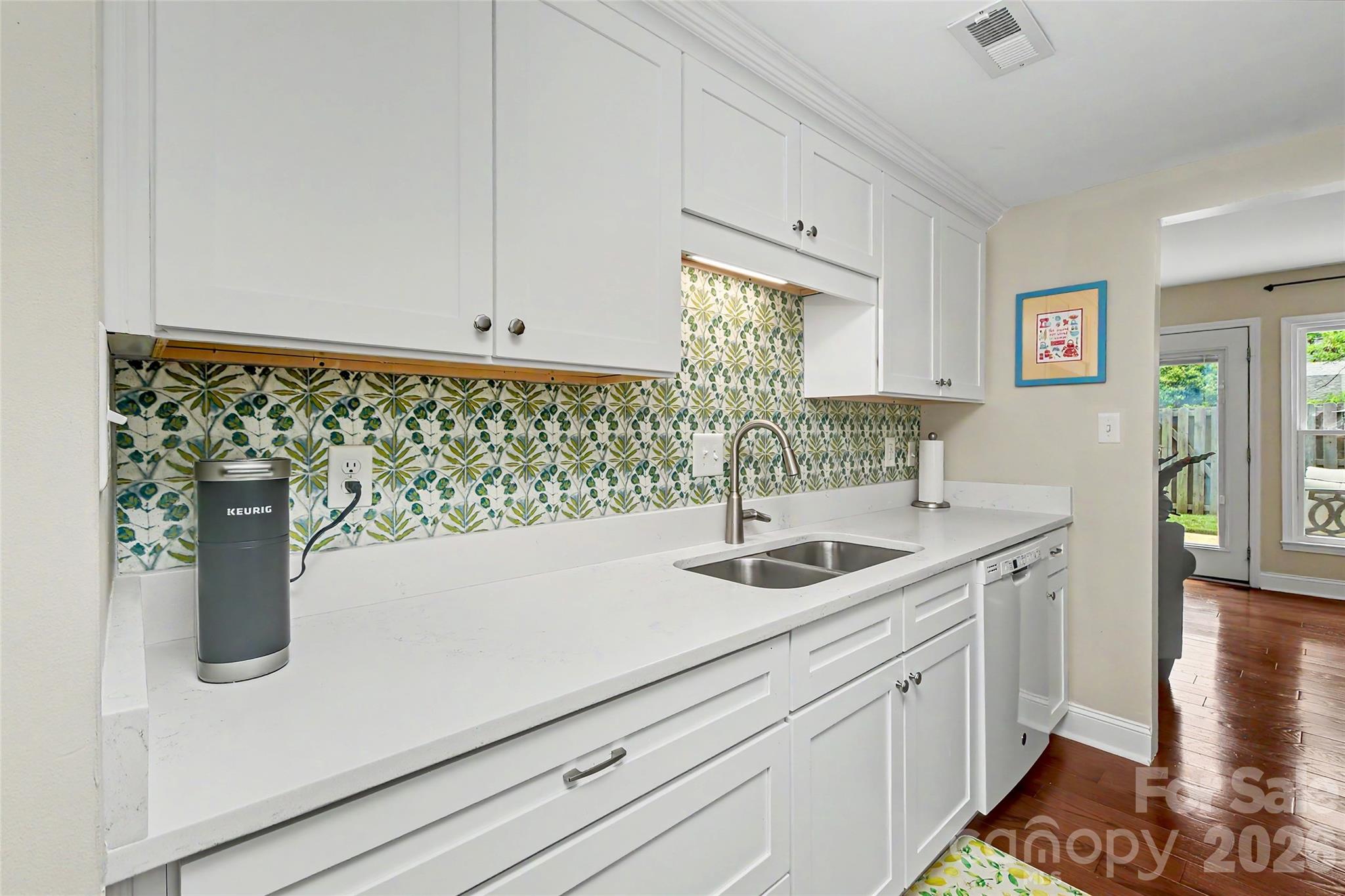 Photo 11 of 8333 Knights Bridge Road, Charlotte, NC