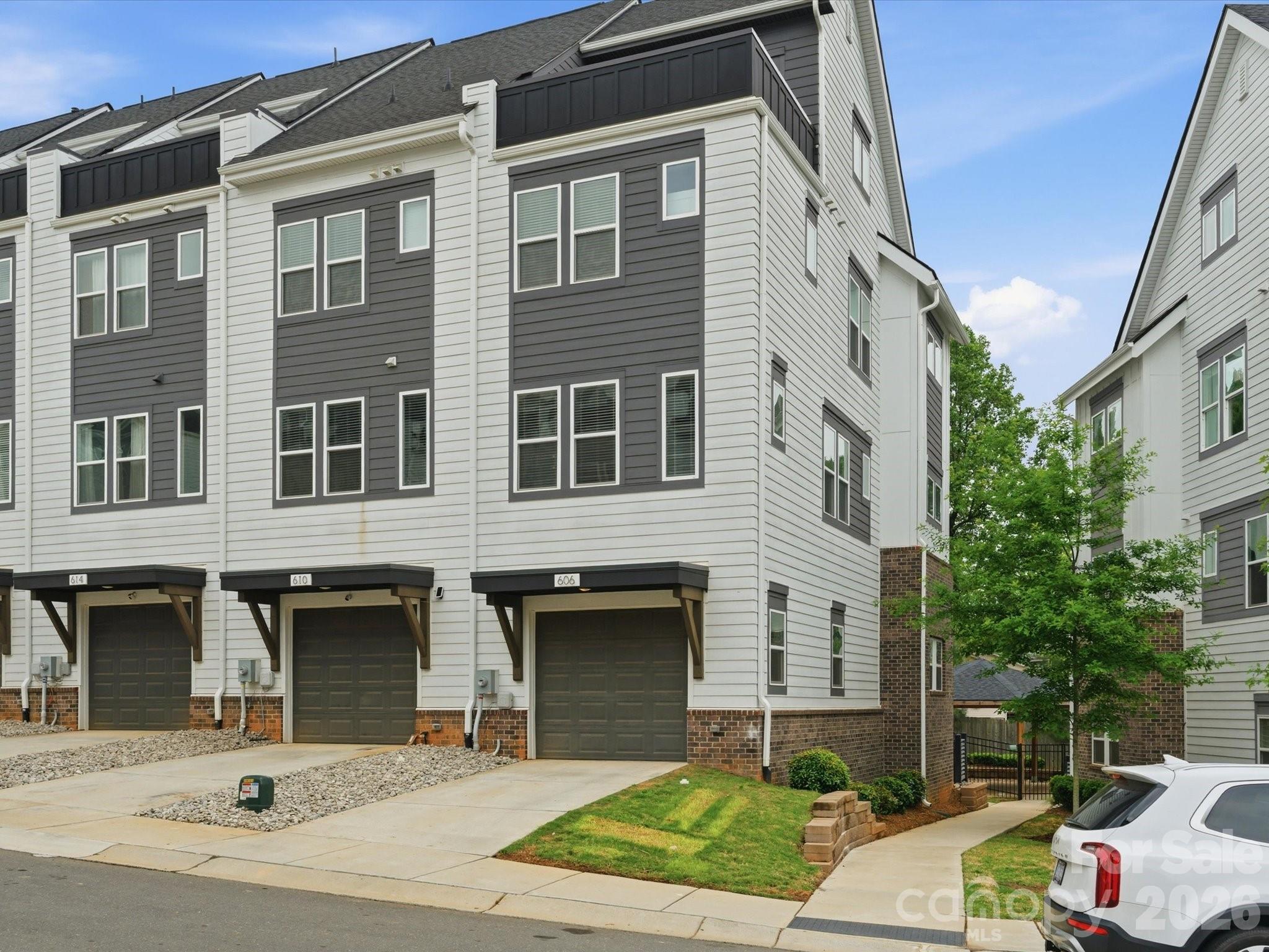Photo 2 of 606 West End Drive, Charlotte, NC