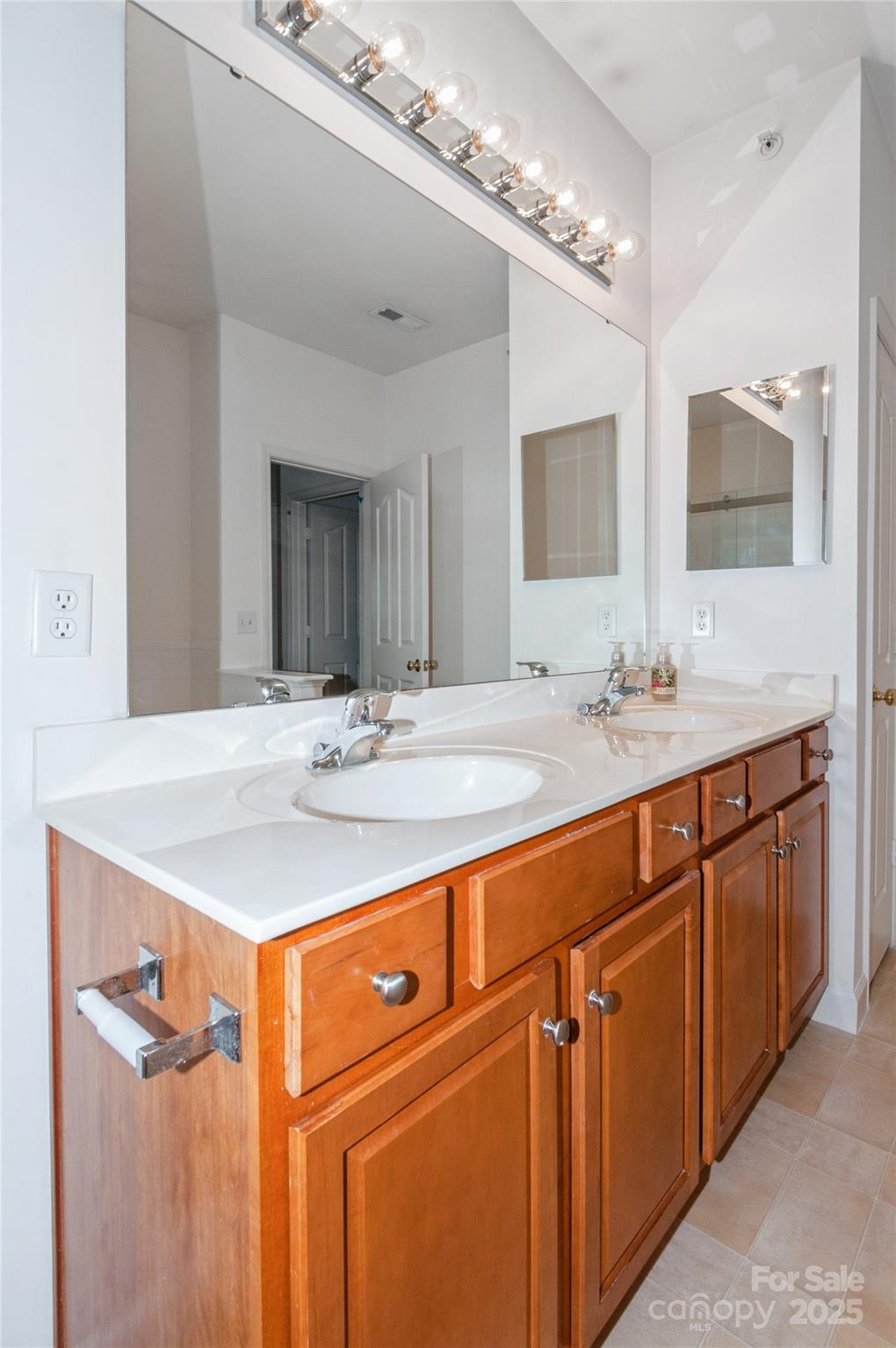 Photo 10 of 11863 Ridgeway Park Drive, Charlotte, NC