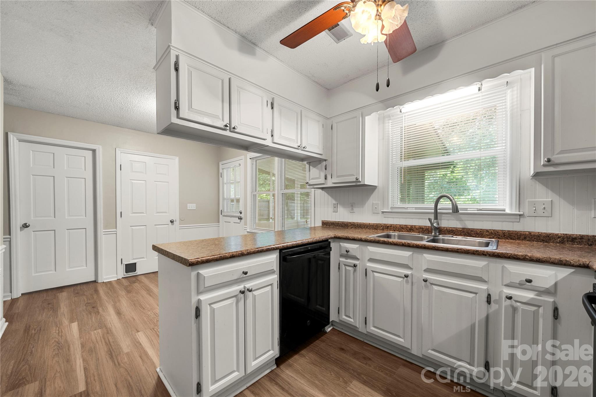 Home for sale at 628 Bellows Lane, Charlotte, NC — photo 12 of 43