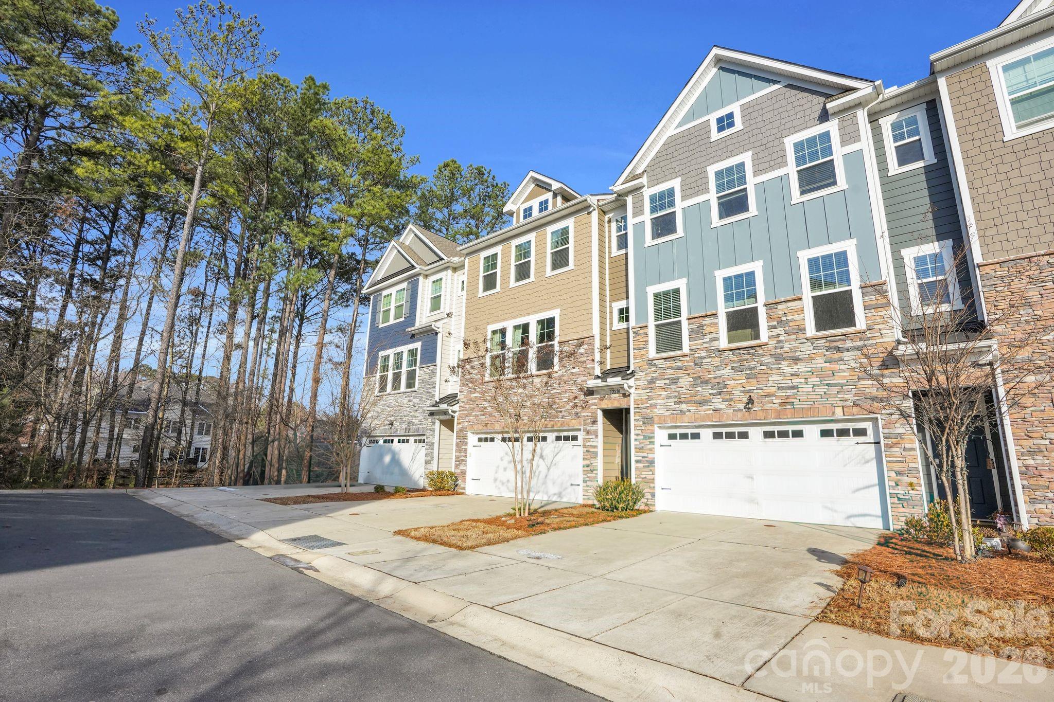 Photo 4 of 12210 Ardrey Park Drive, Charlotte, NC